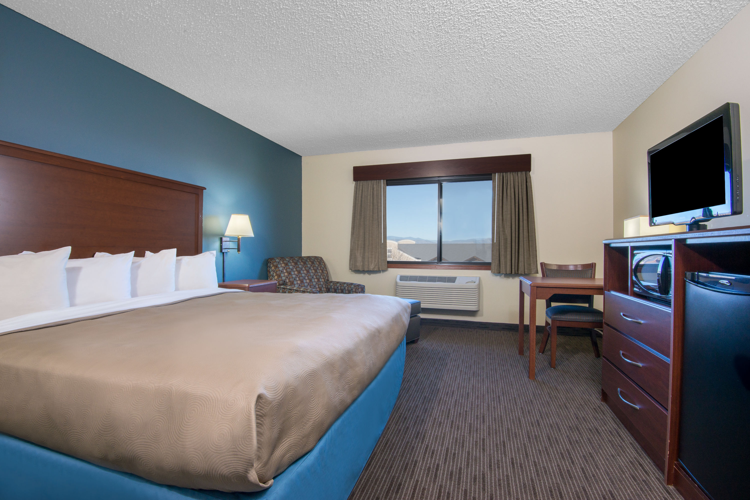 AmericInn by Wyndham Windsor Ft. Collins | Windsor, CO Hotels