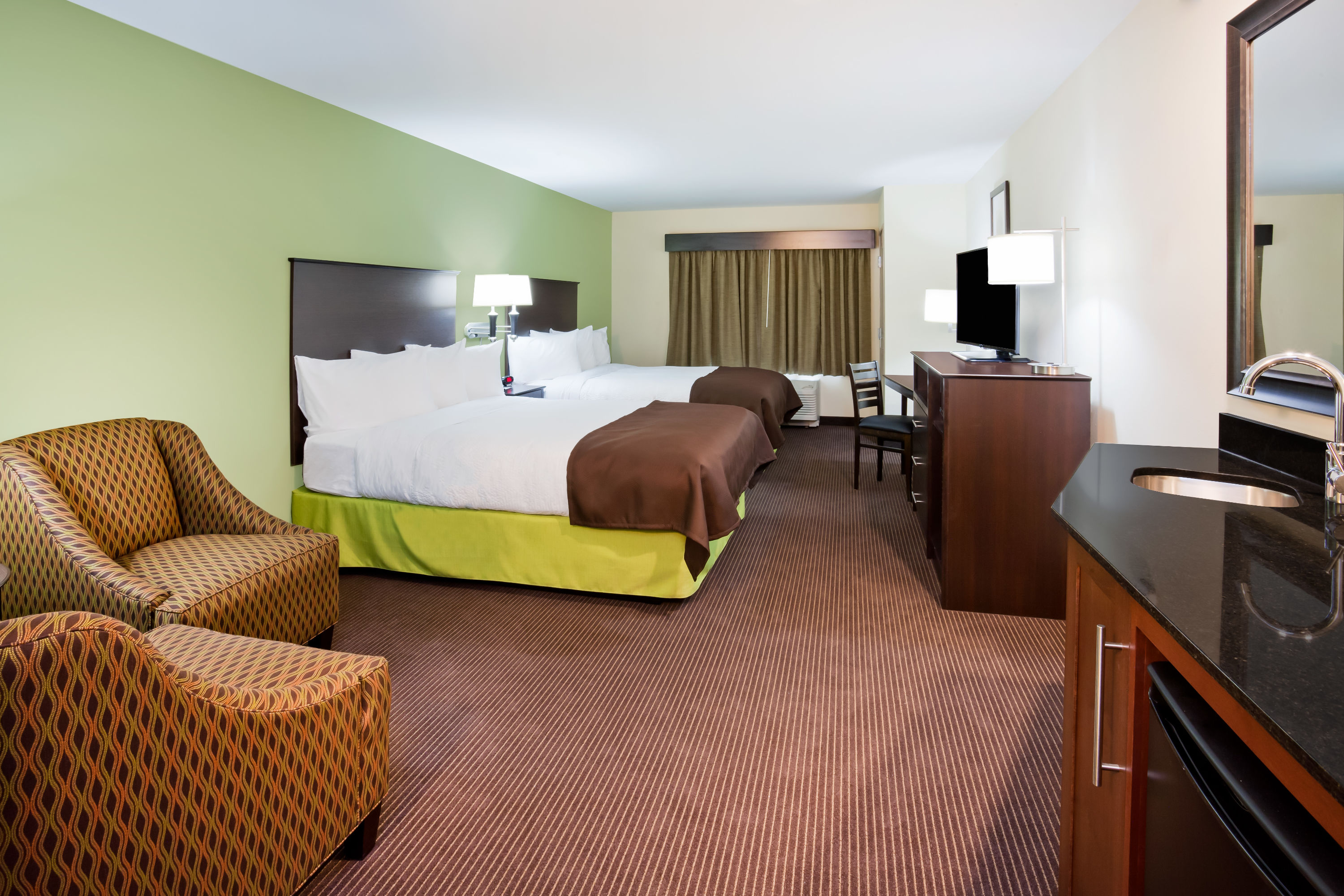 Hotels In Dewitt Ia