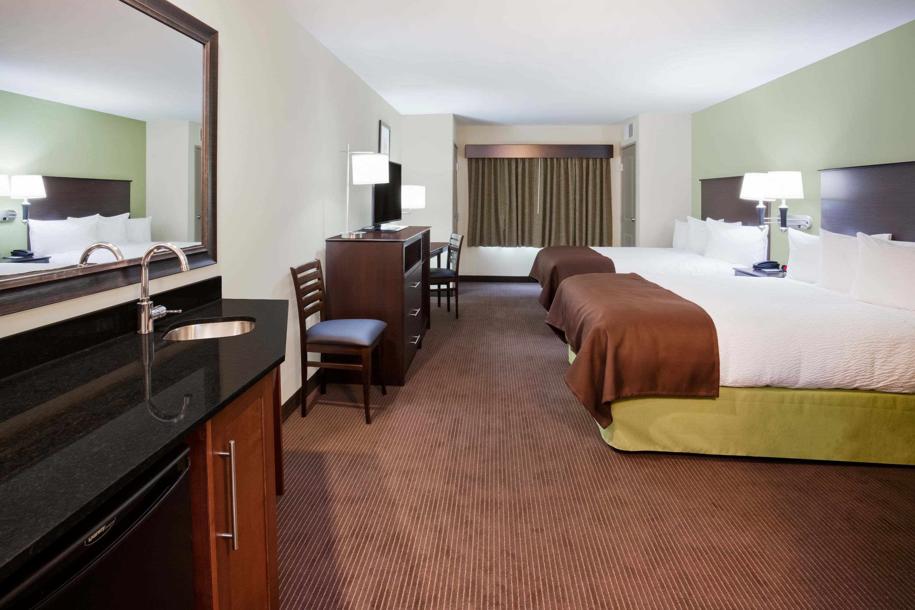 Hotels In Dewitt Ia