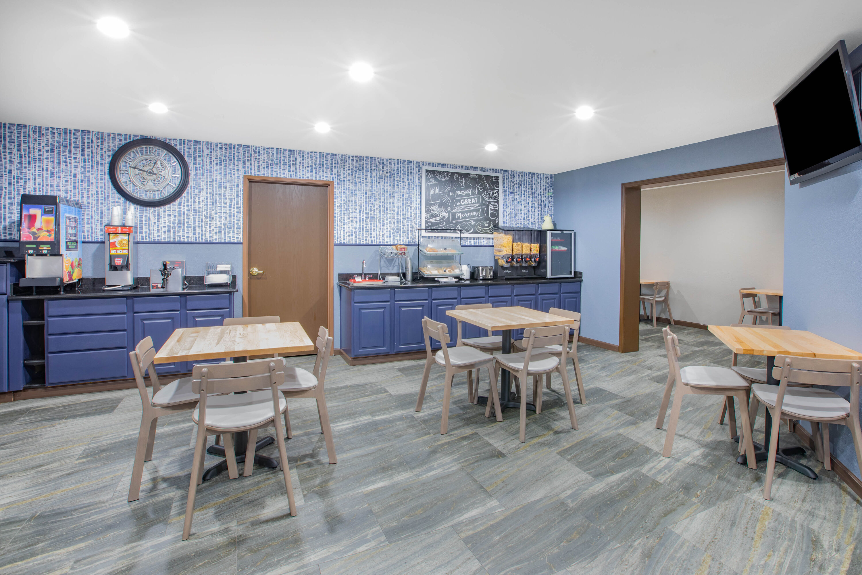 AmericInn by Wyndham Pella | Pella, IA Hotels
