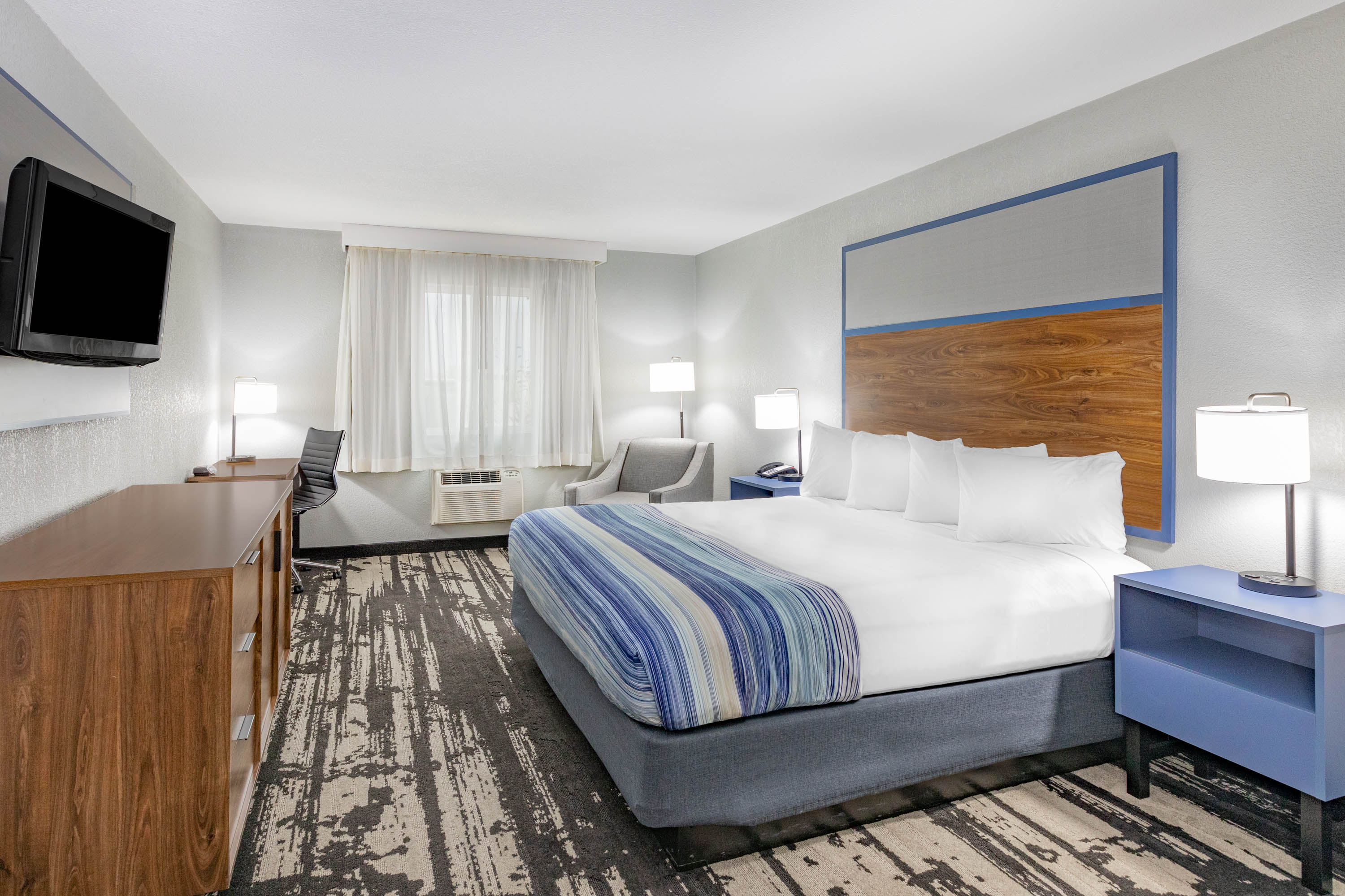 AmericInn by Wyndham Pella | Pella, IA Hotels