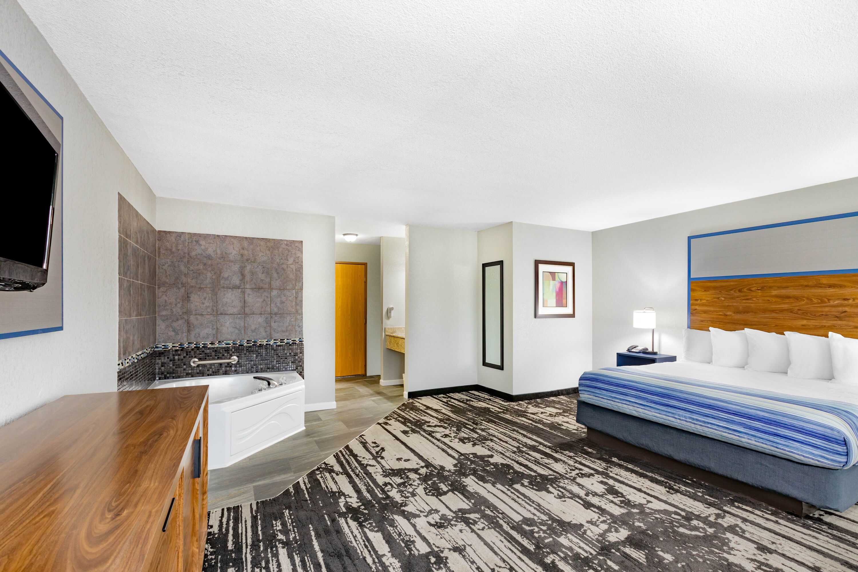 AmericInn by Wyndham Pella | Pella, IA Hotels