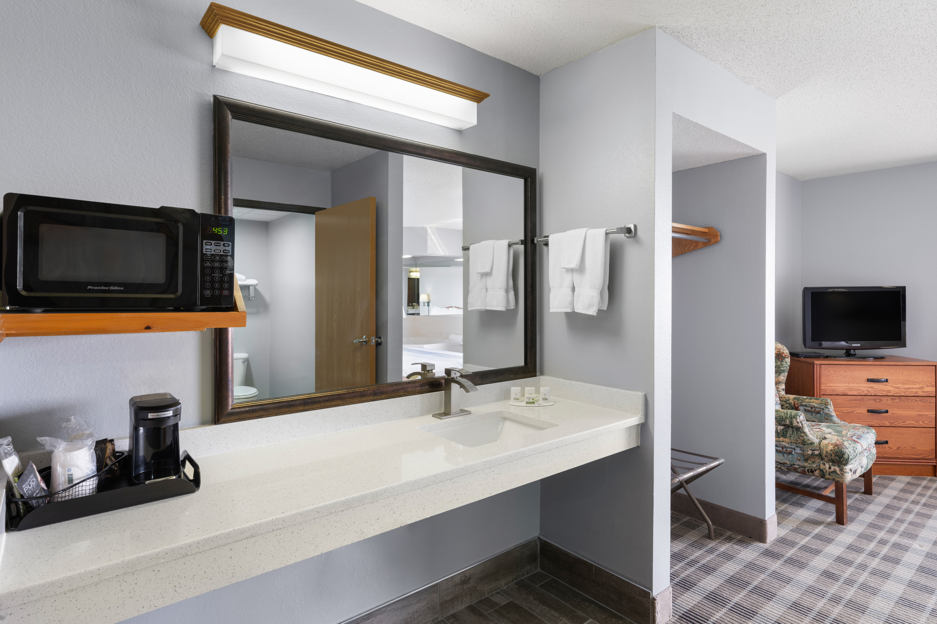 AmericInn by Wyndham Stuart | Stuart, IA Hotels