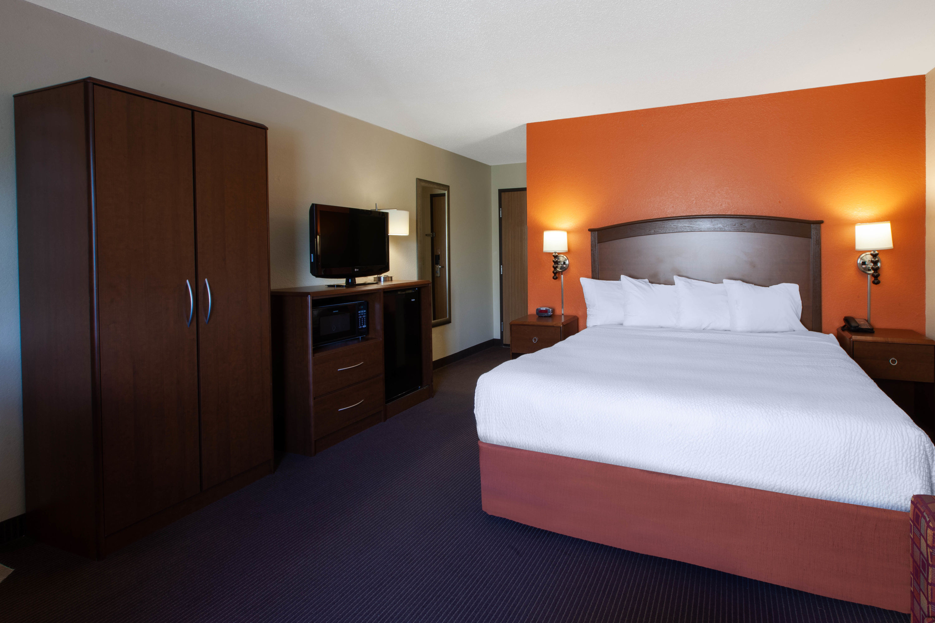AmericInn by Wyndham Iron River | Iron River, MI Hotels