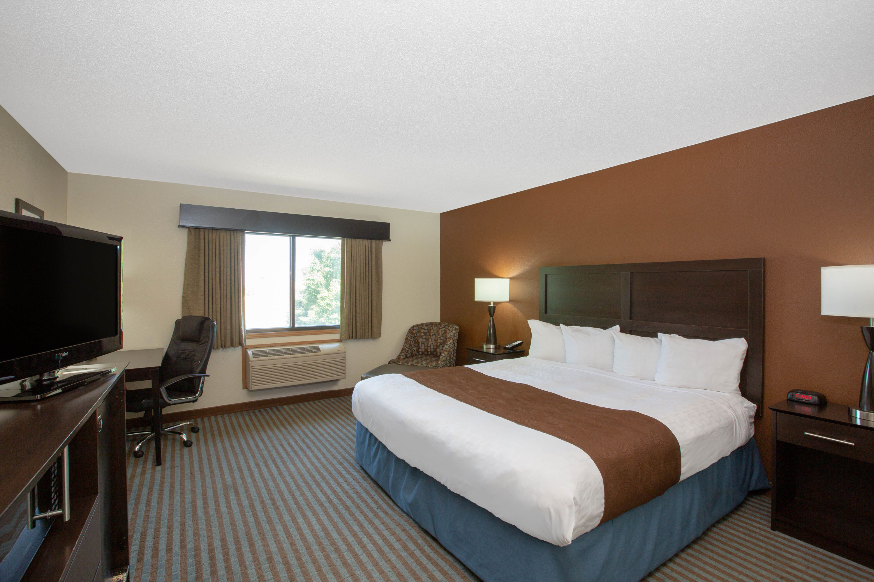 AmericInn by Wyndham Lincoln North | Lincoln, NE Hotels