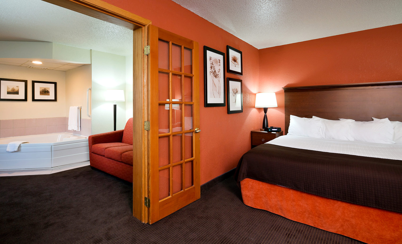 AmericInn by Wyndham Manitowoc | Manitowoc, WI Hotels