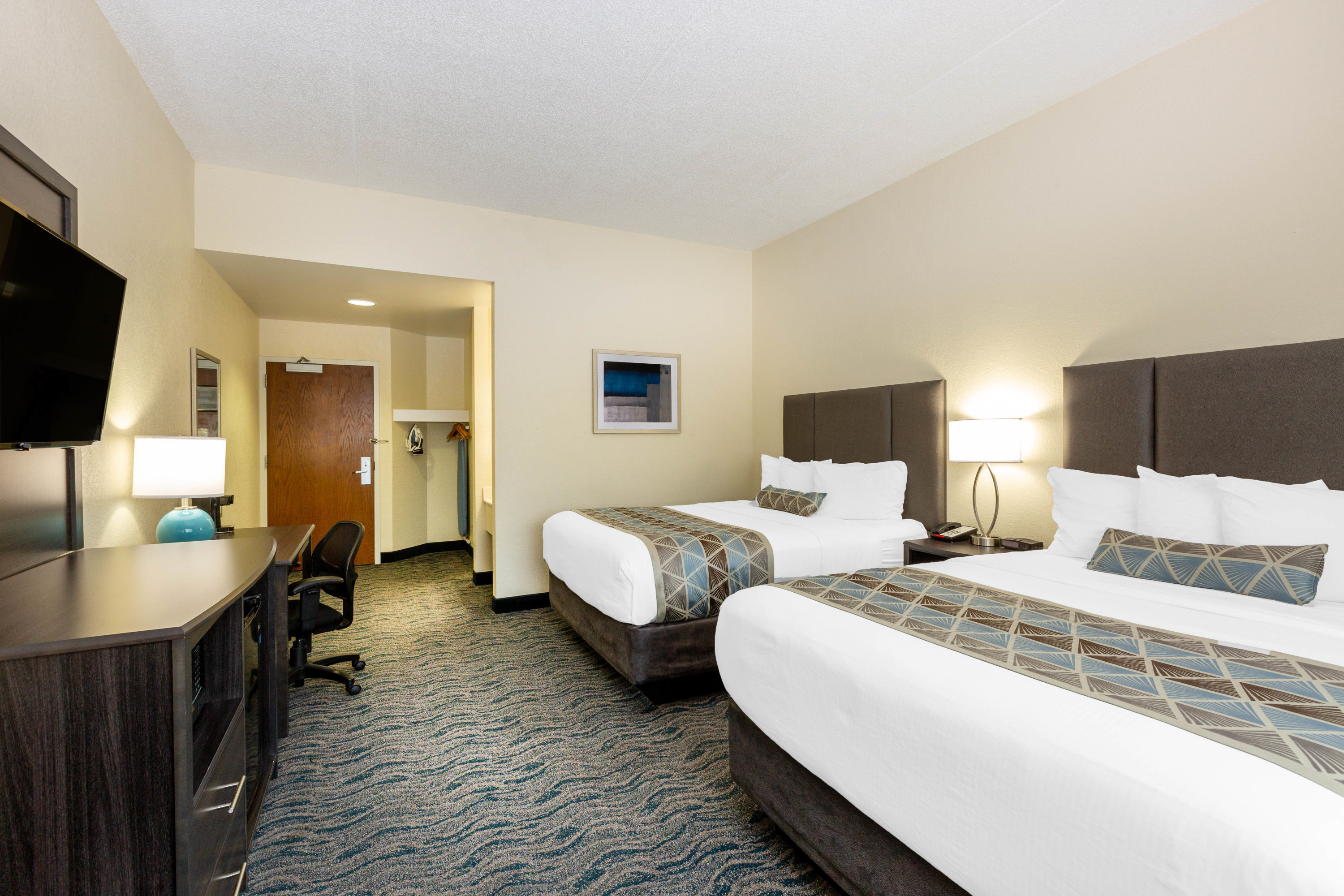 Baymont by Wyndham Des Moines Airport | Des Moines, IA Hotels