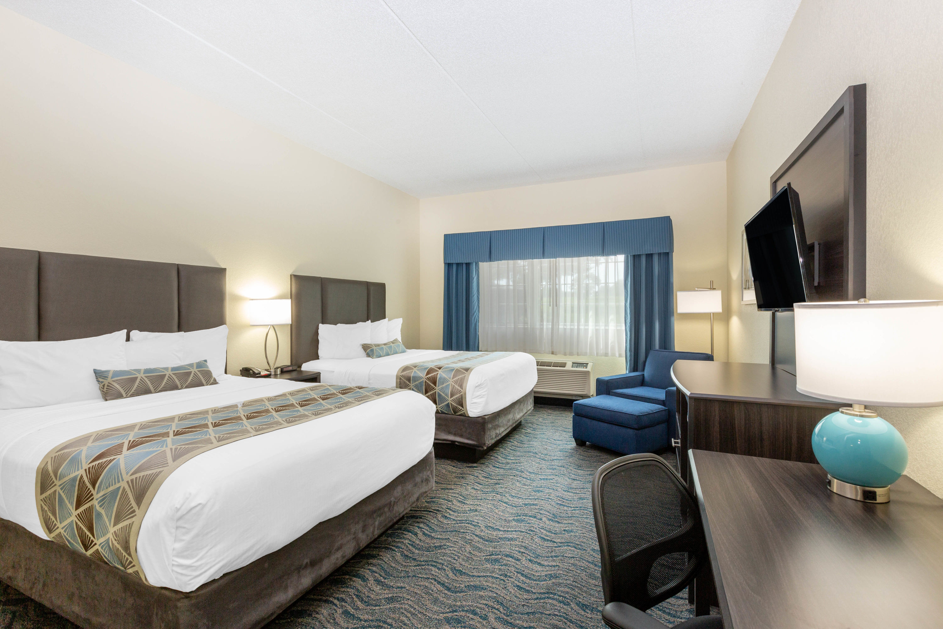 Baymont by Wyndham Des Moines Airport | Des Moines, IA Hotels