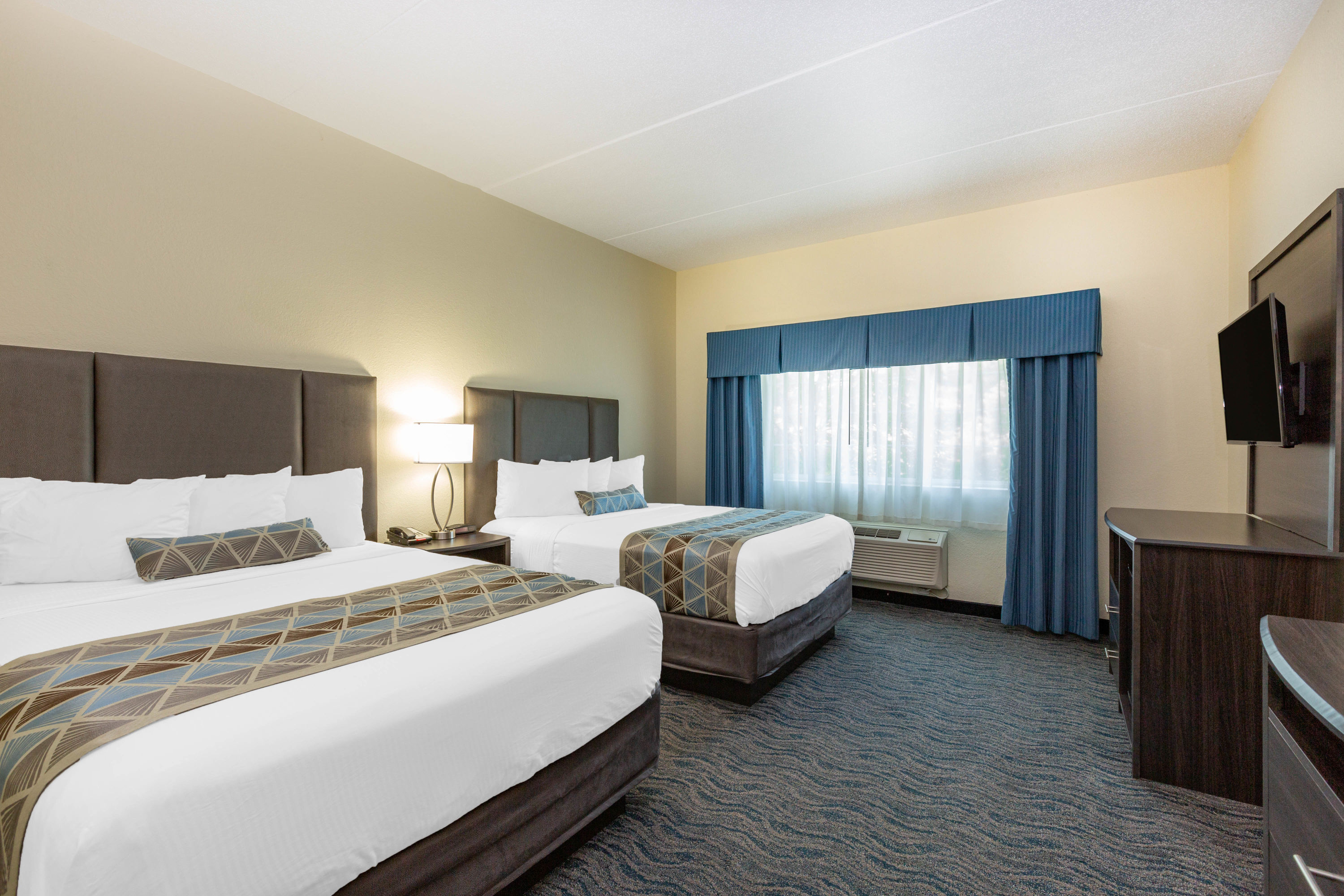 Baymont by Wyndham Des Moines Airport | Des Moines, IA Hotels