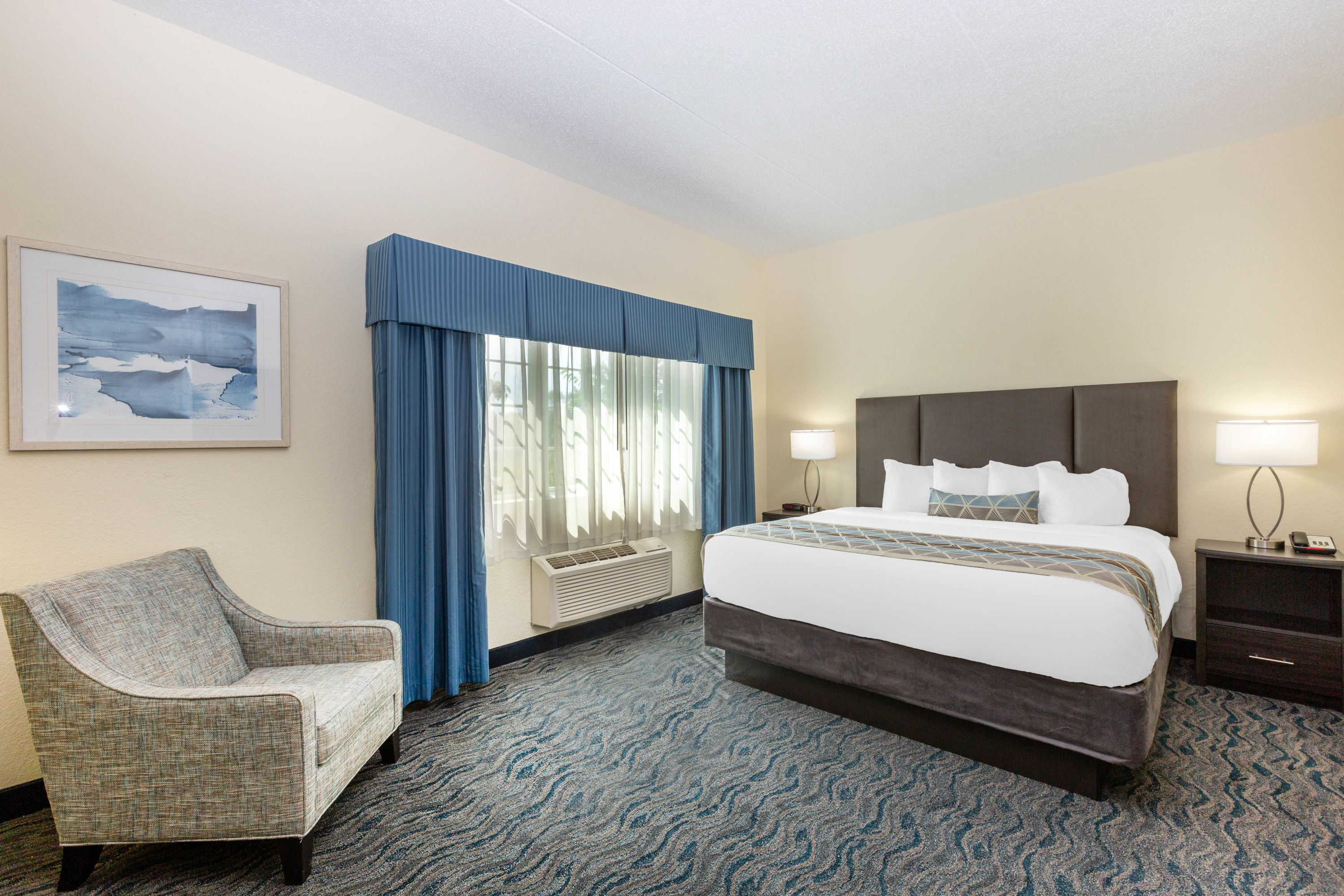 Baymont by Wyndham Des Moines Airport | Des Moines, IA Hotels
