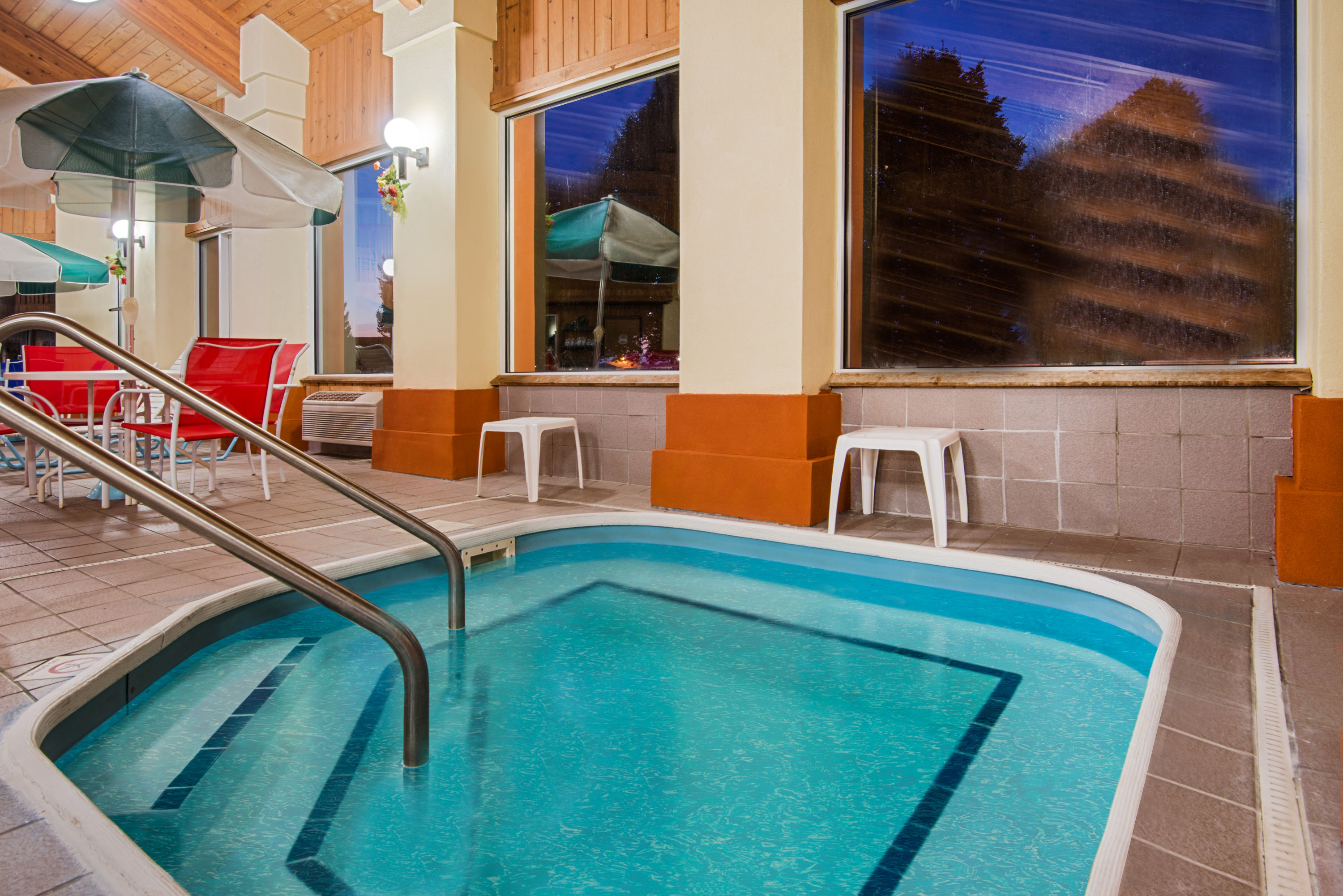 Baymont by Wyndham Pella | Pella, IA Hotels