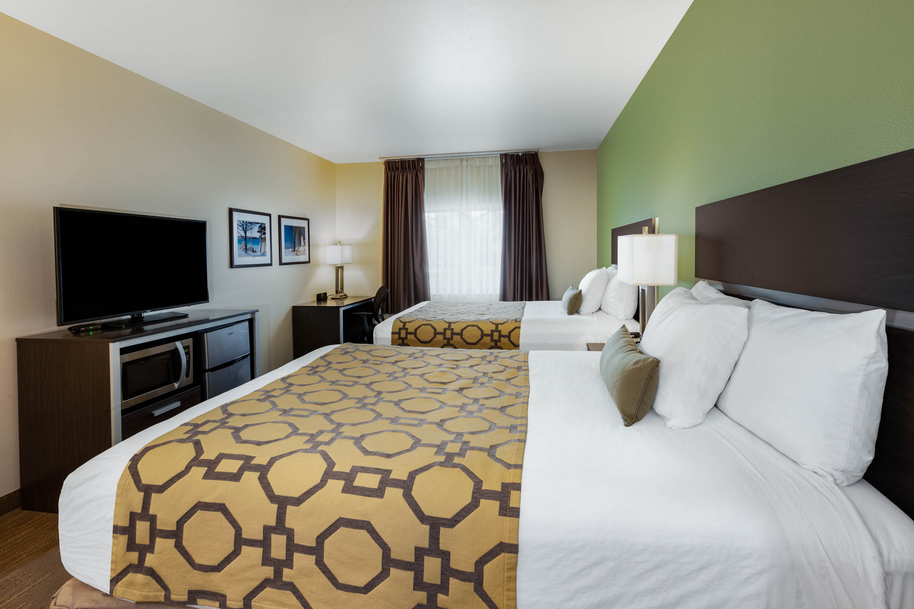 Baymont by Wyndham Beulah | Beulah, MI Hotels
