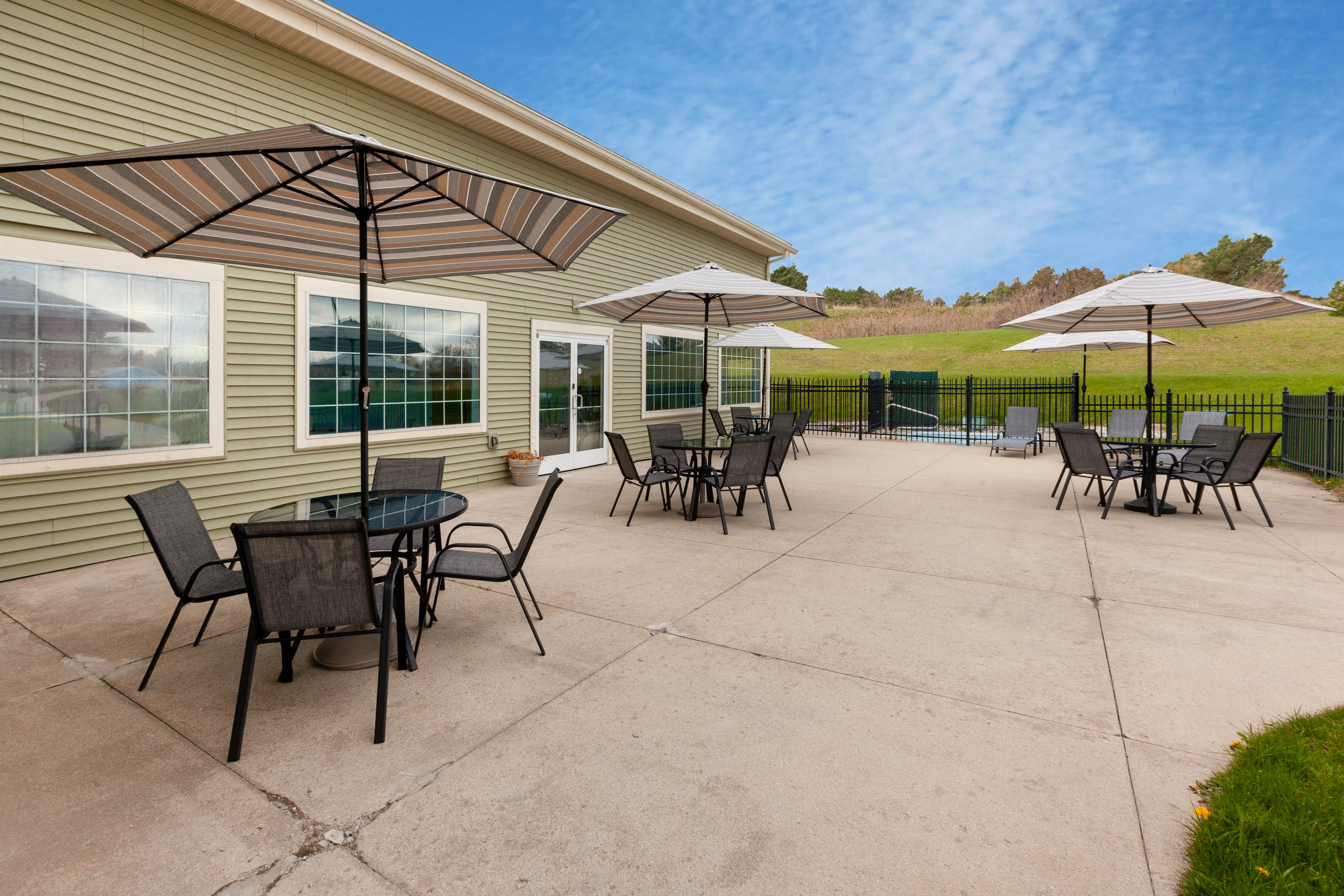 Baymont by Wyndham Beulah | Beulah, MI Hotels