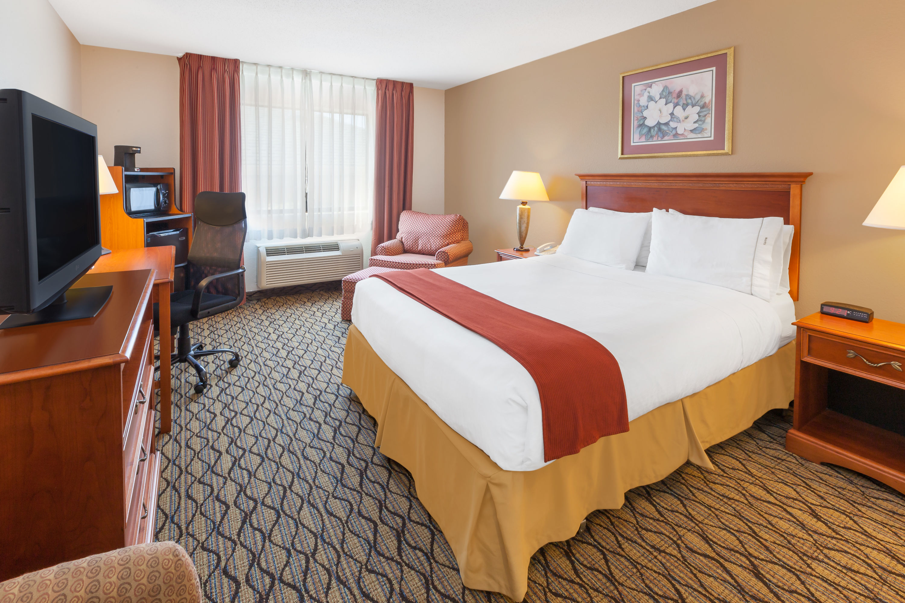 Baymont by Wyndham Chelsea | Chelsea, MI Hotels