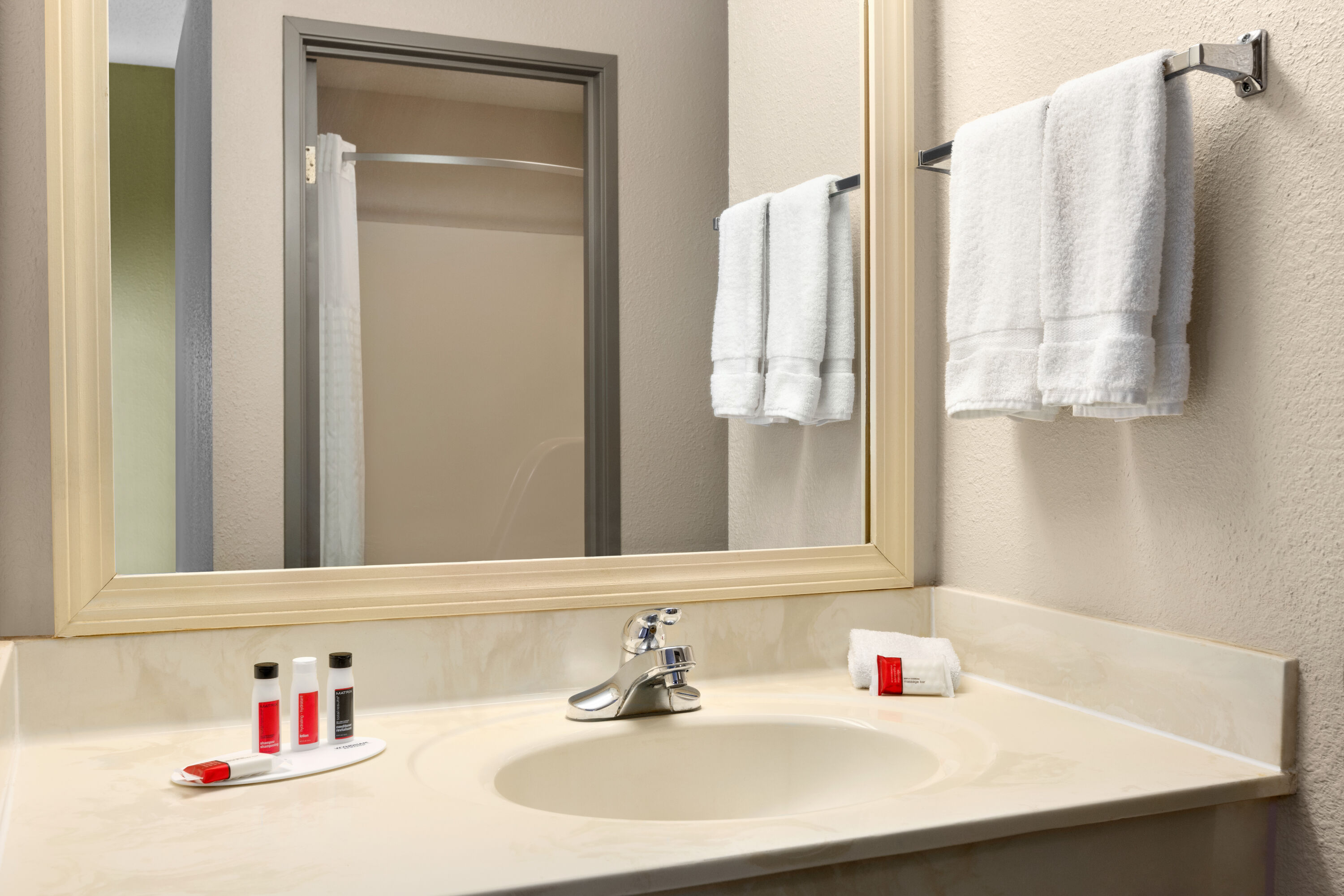 Baymont by Wyndham Monroe | Monroe, MI Hotels