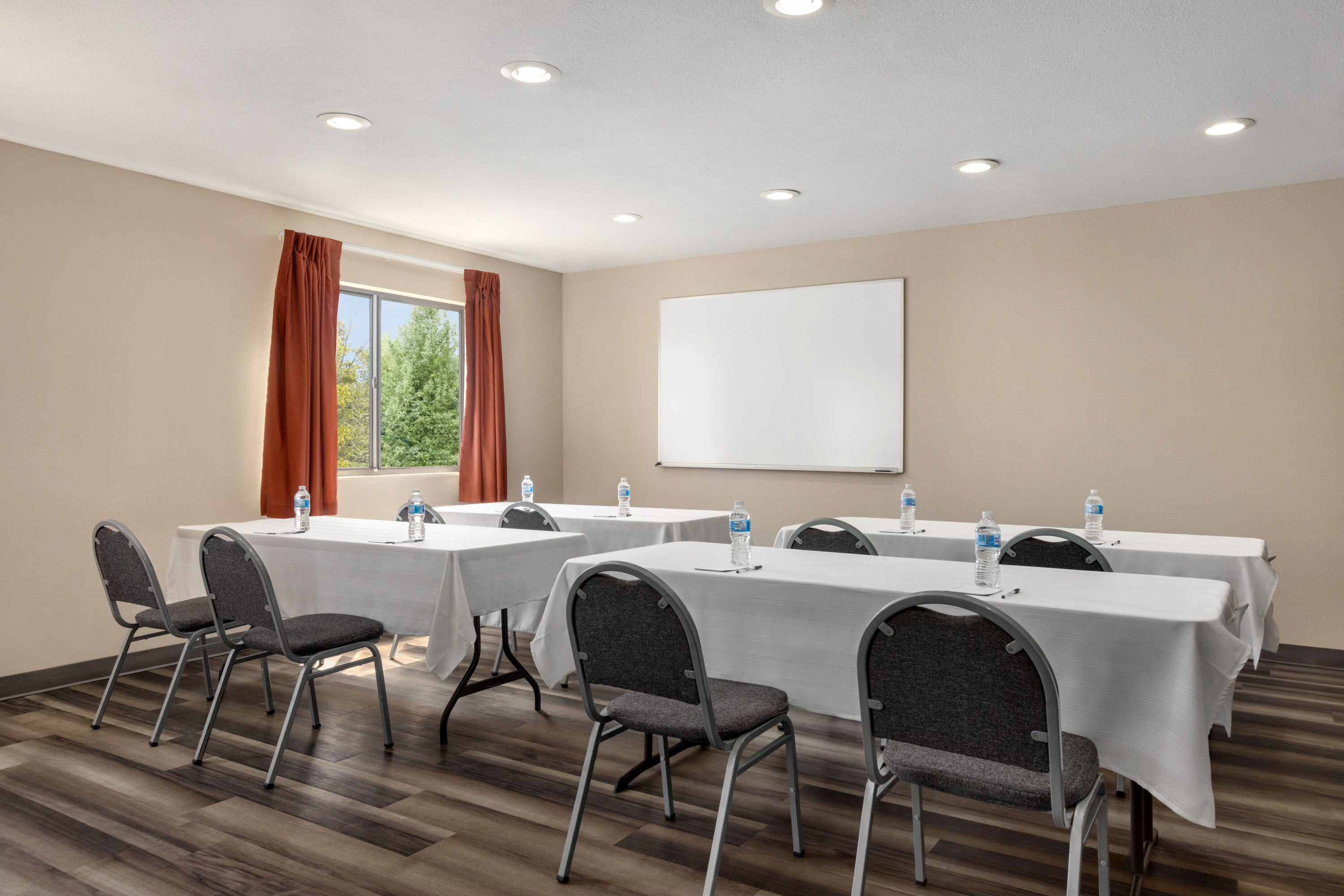 Baymont by Wyndham Monroe | Monroe, MI Hotels