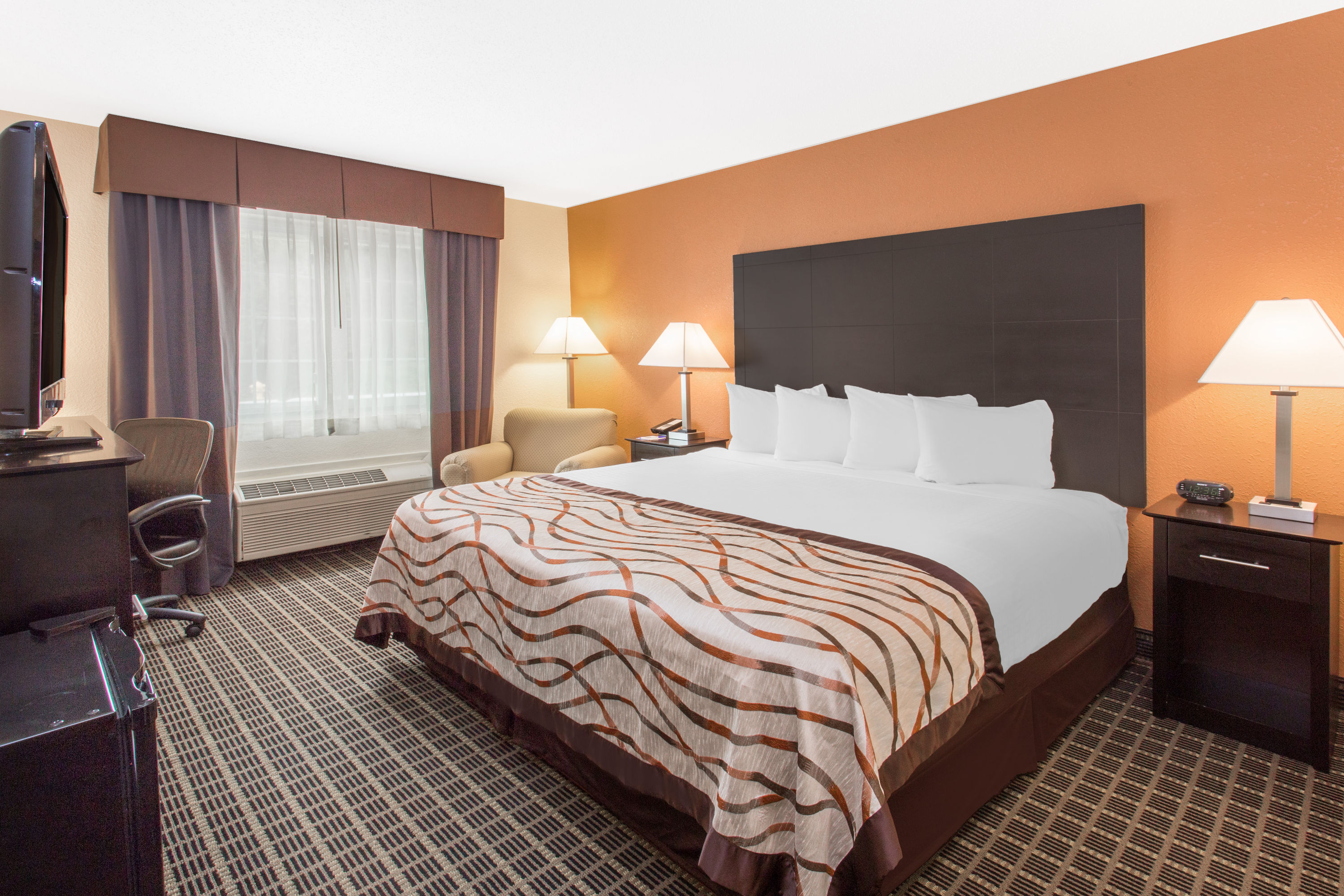 Baymont by Wyndham Muskegon | Muskegon, MI Hotels