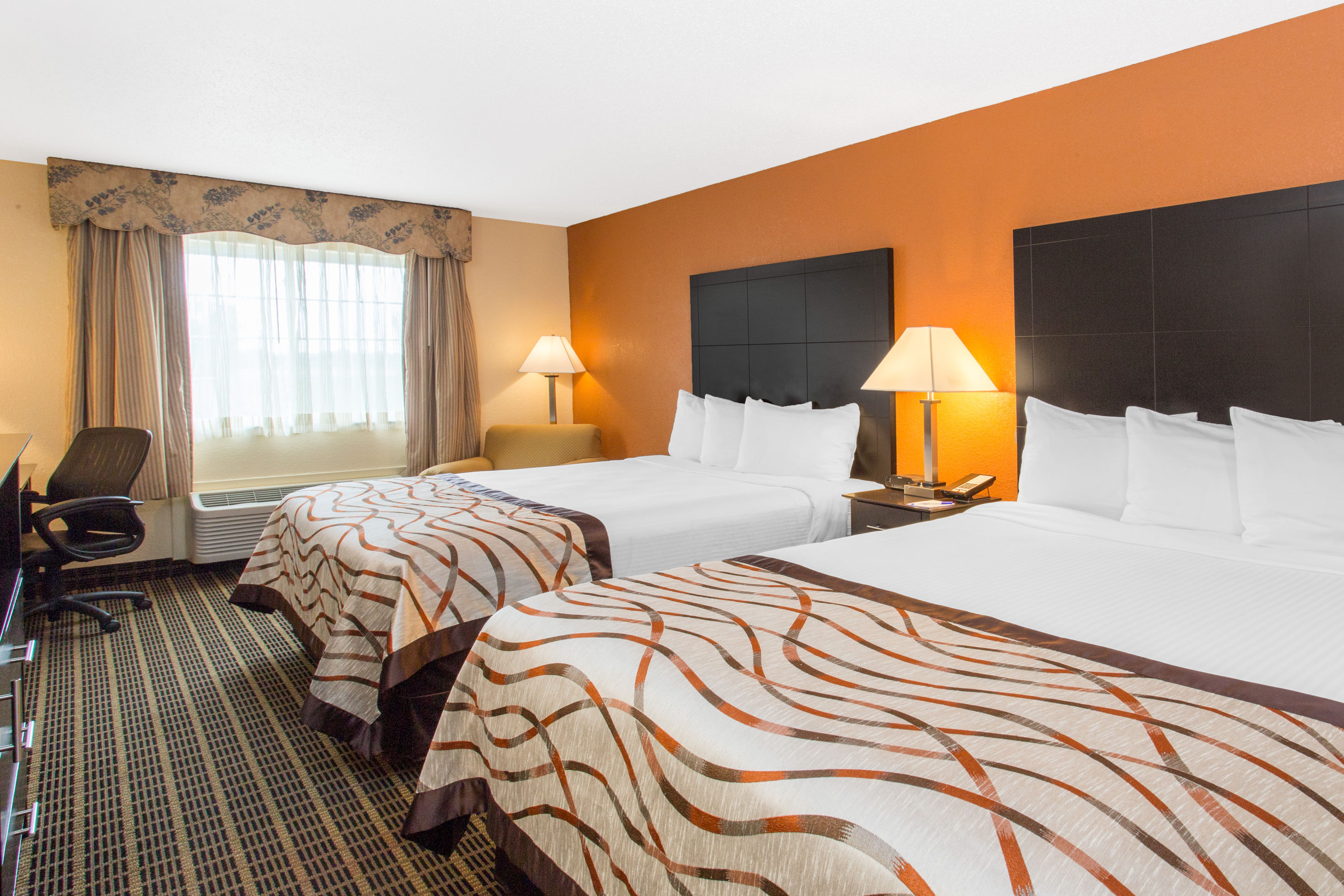 Baymont by Wyndham Muskegon | Muskegon, MI Hotels
