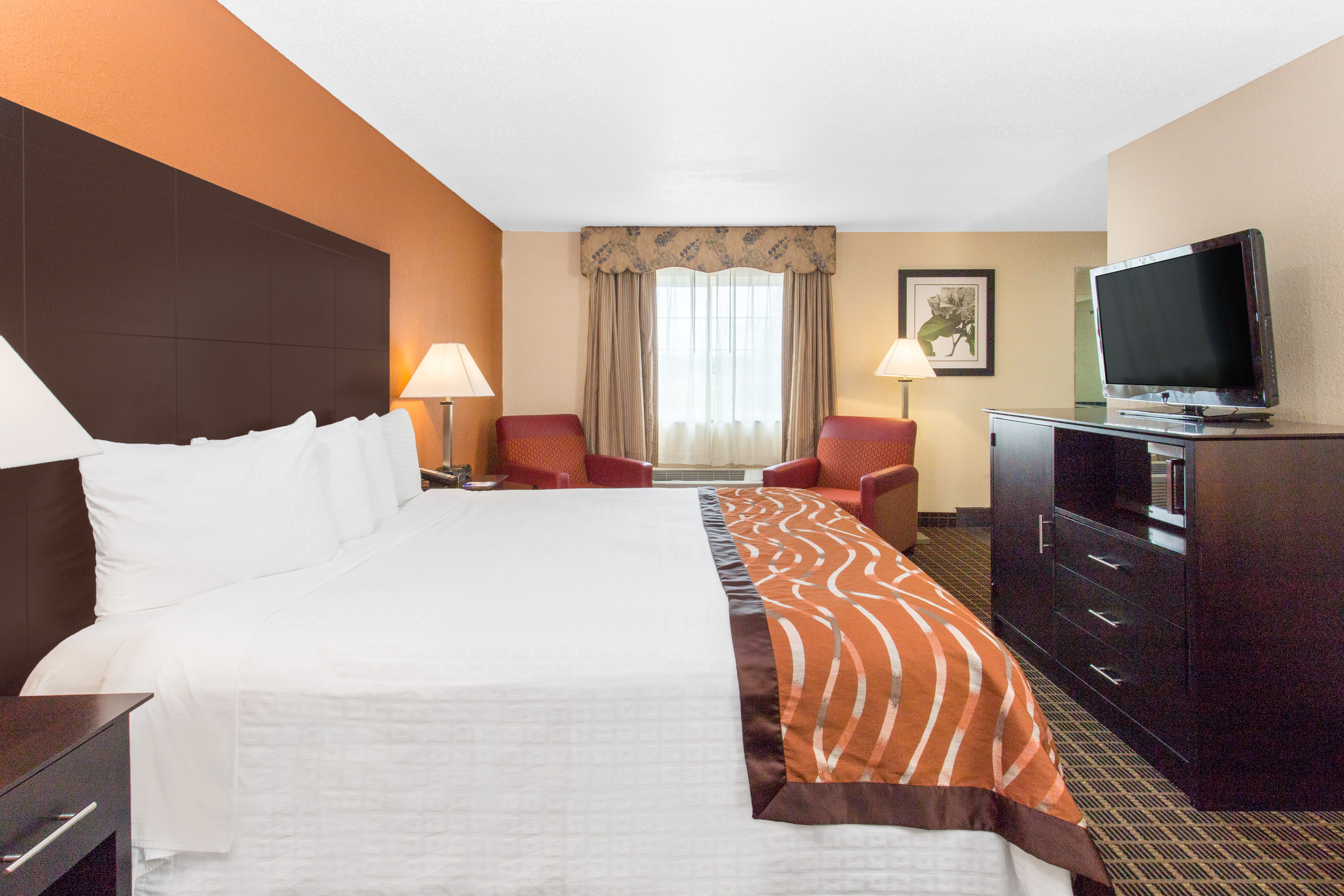 Baymont by Wyndham Muskegon | Muskegon, MI Hotels
