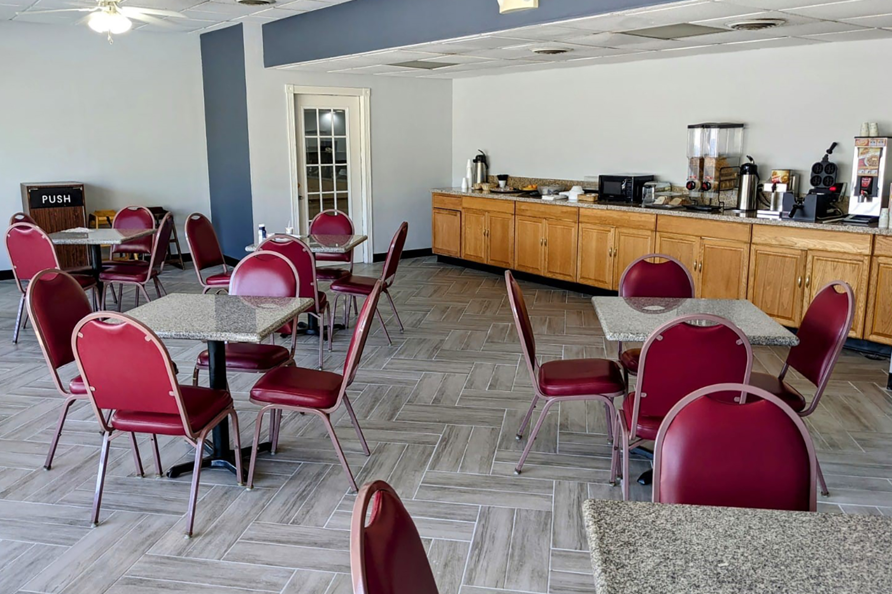 Baymont by Wyndham Hannibal | Hannibal, MO Hotels