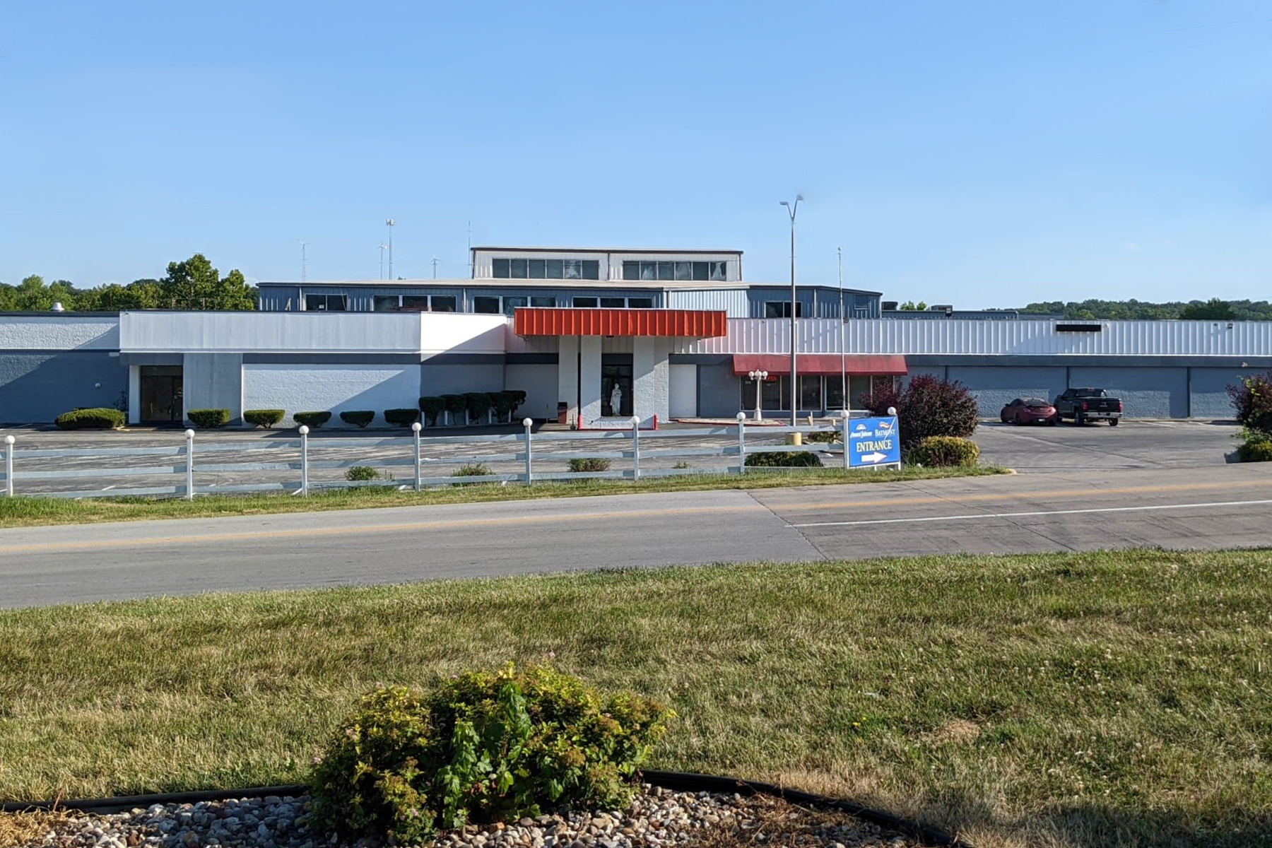 Baymont by Wyndham Hannibal | Hannibal, MO Hotels