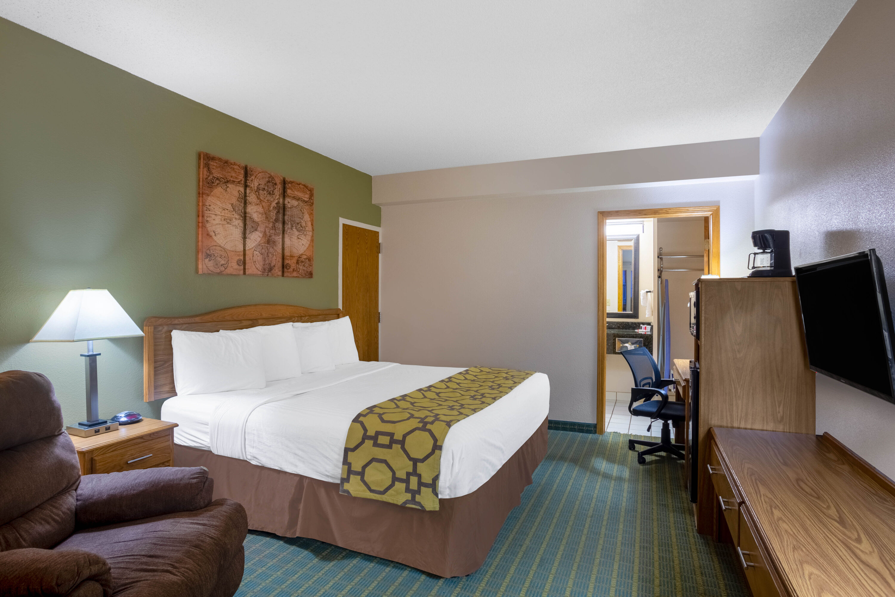 Baymont by Wyndham Fargo | Fargo, ND Hotels