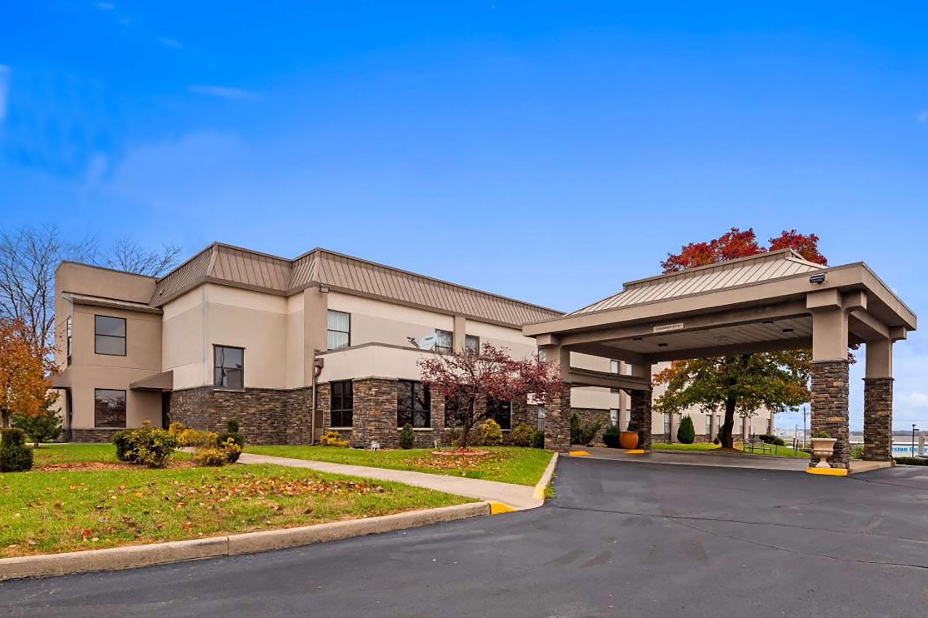 Baymont by Wyndham Monroe Ohio | Monroe, OH Hotels