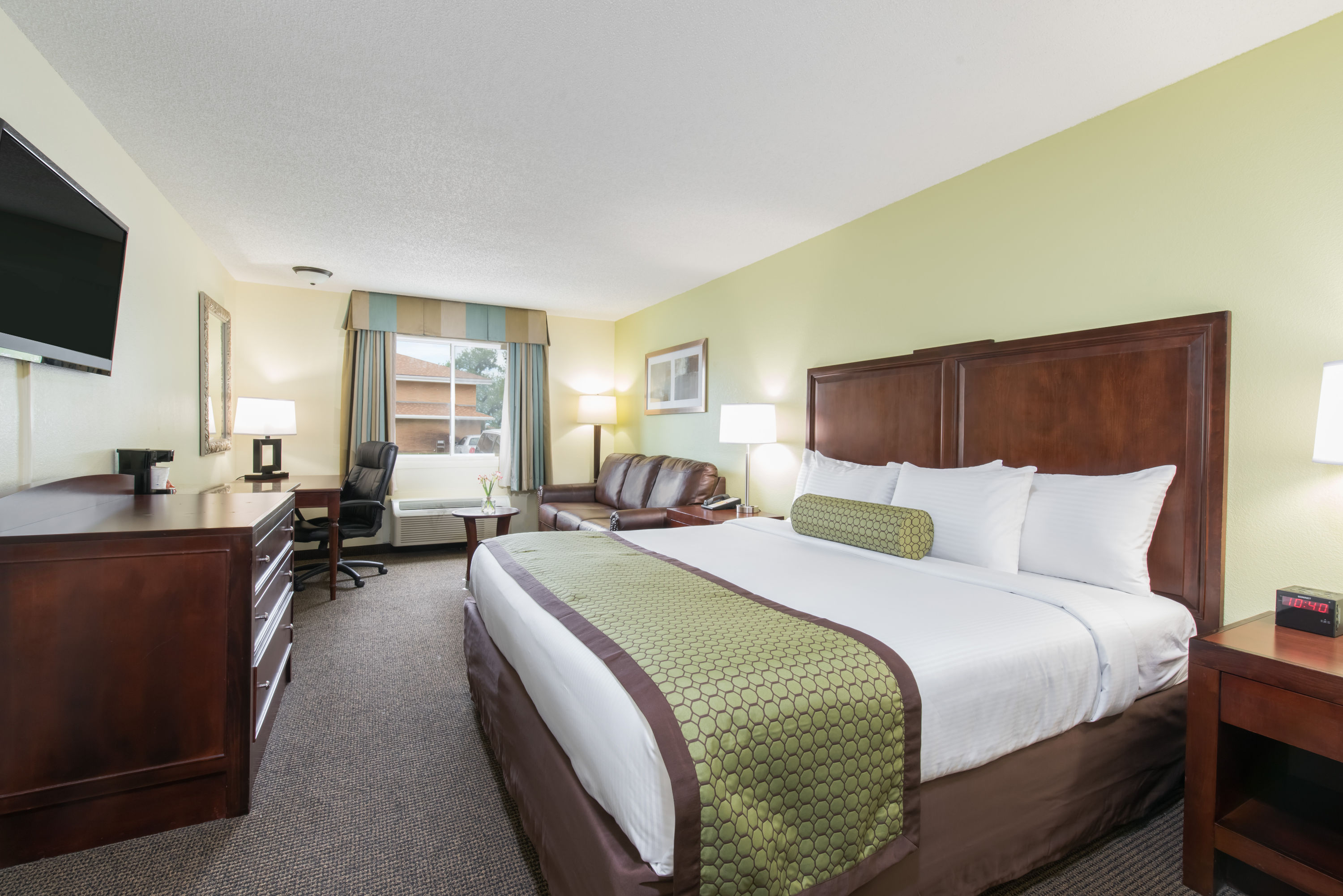 Baymont by Wyndham Pierre | Pierre, SD Hotels