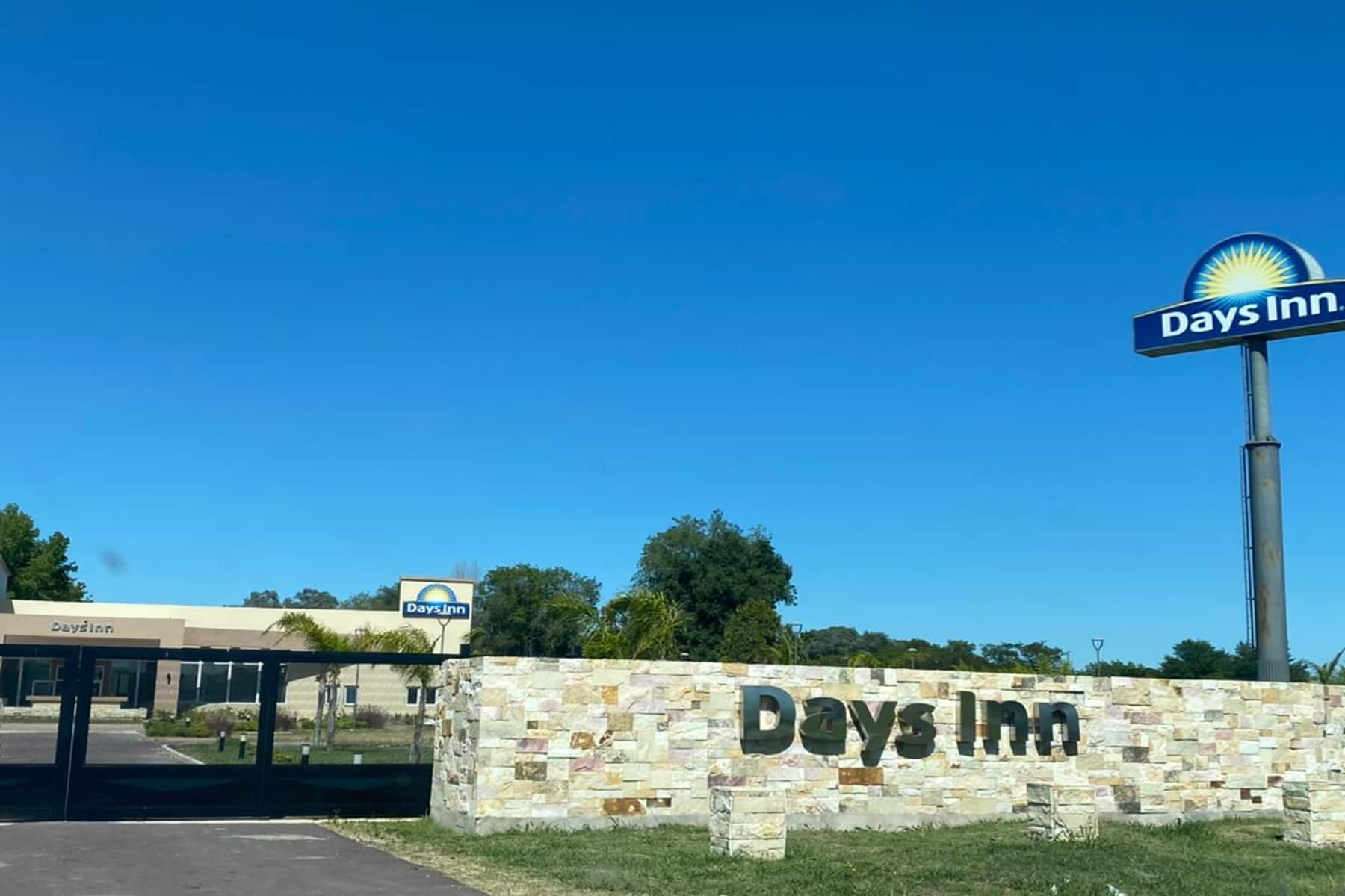 Days Inn by Wyndham Zarate | Zarate, AR Hotels