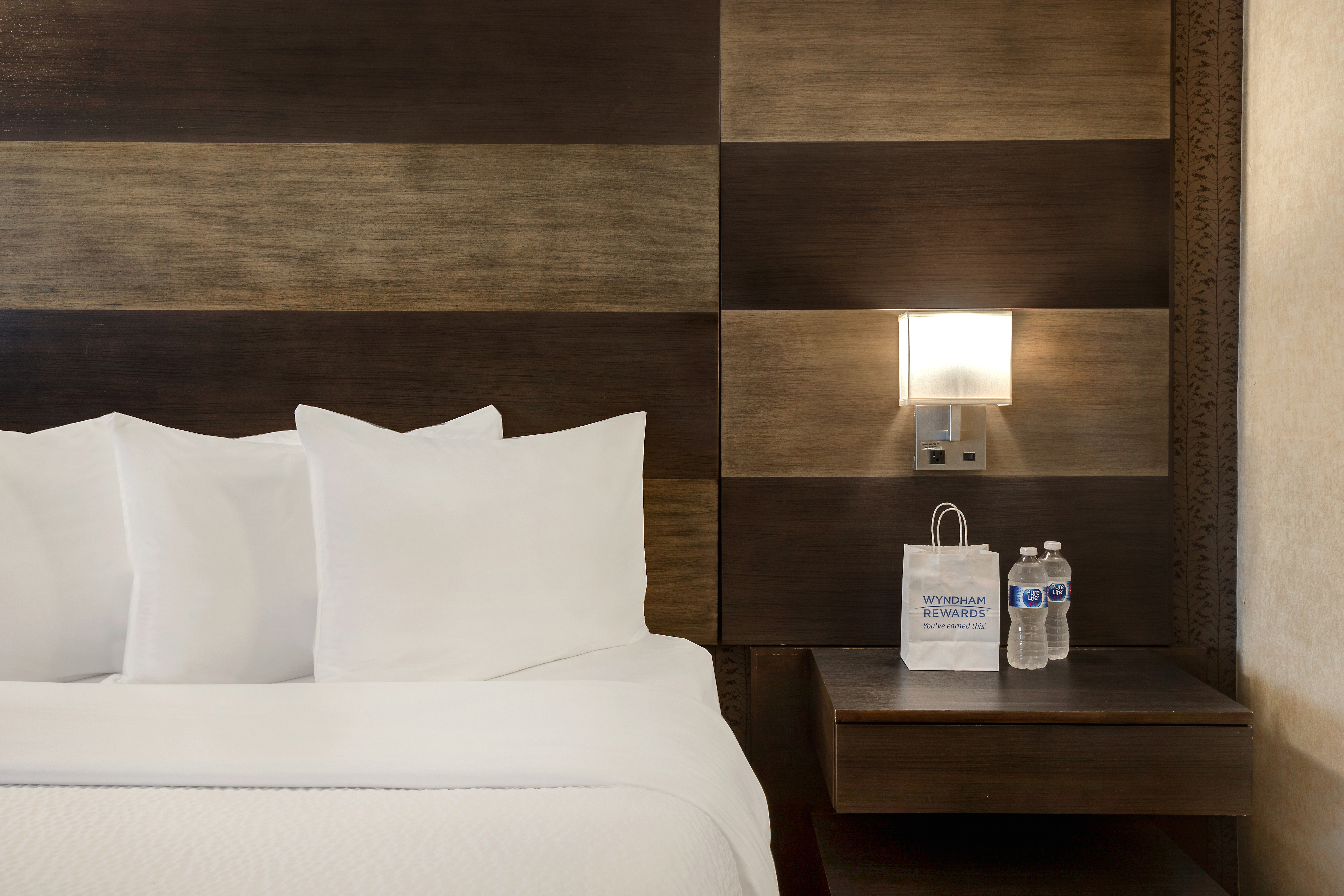 Days Inn by Wyndham Calgary South | Calgary, AB Hotels