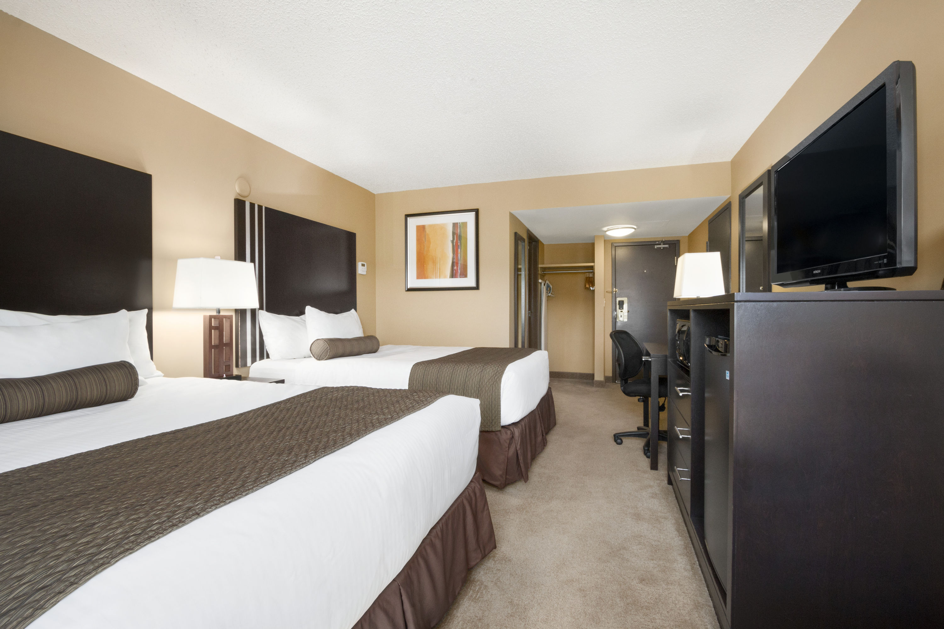 Days Inn by Wyndham Calgary Northwest | Calgary, AB Hotels