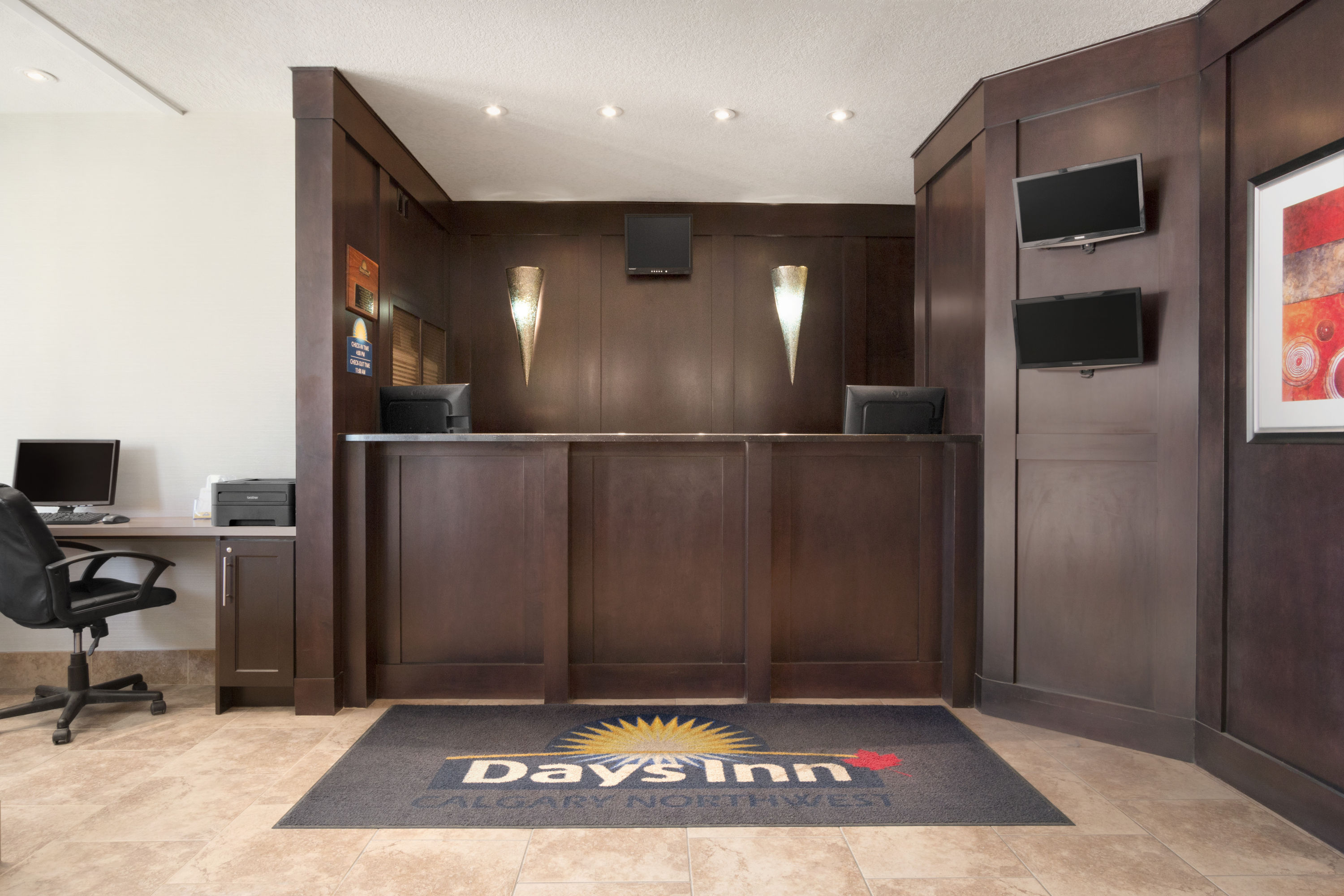 Days Inn by Wyndham Calgary Northwest | Calgary, AB Hotels