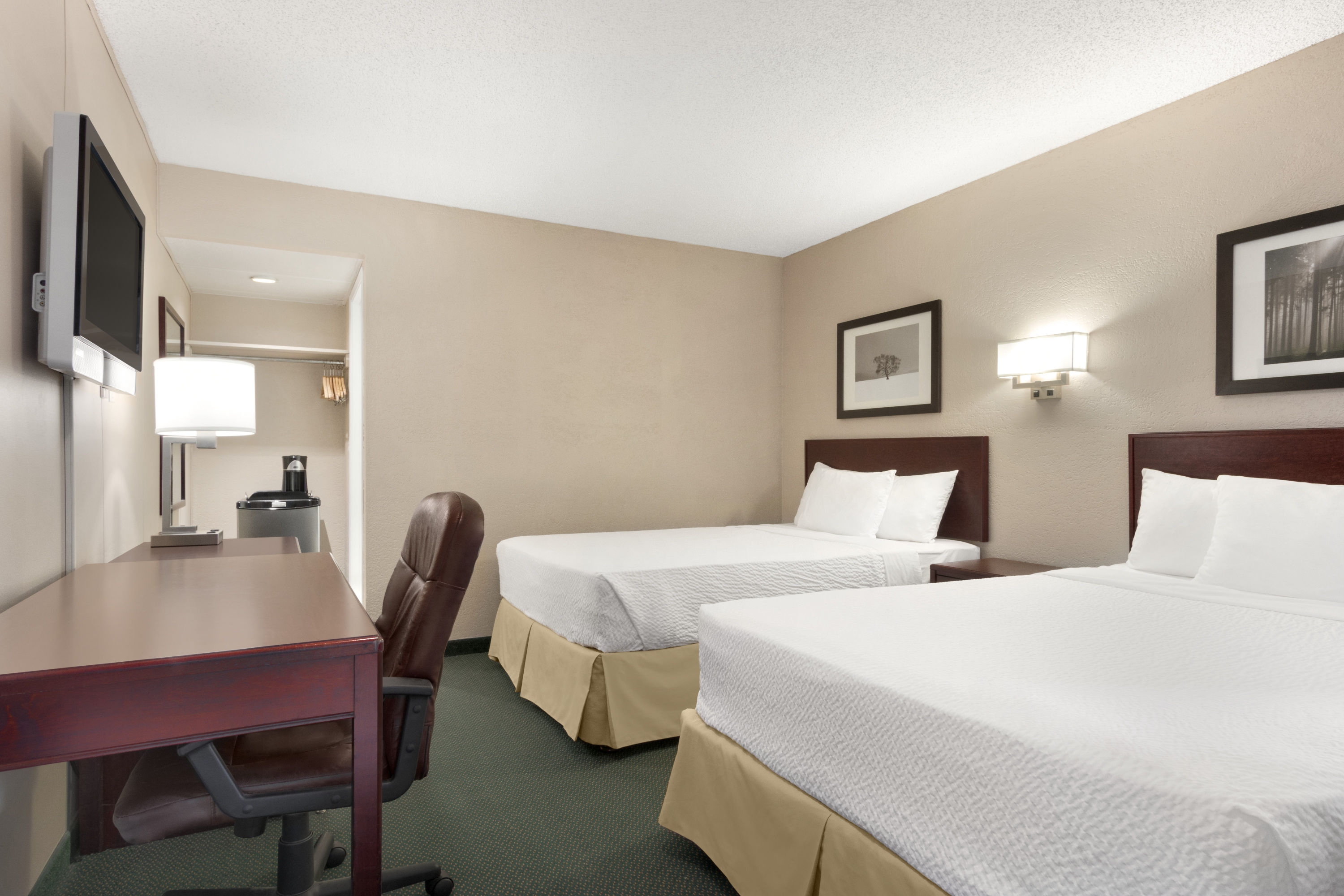 Days Inn by Wyndham Lethbridge | Lethbridge Hotels, AB T1J 4L2