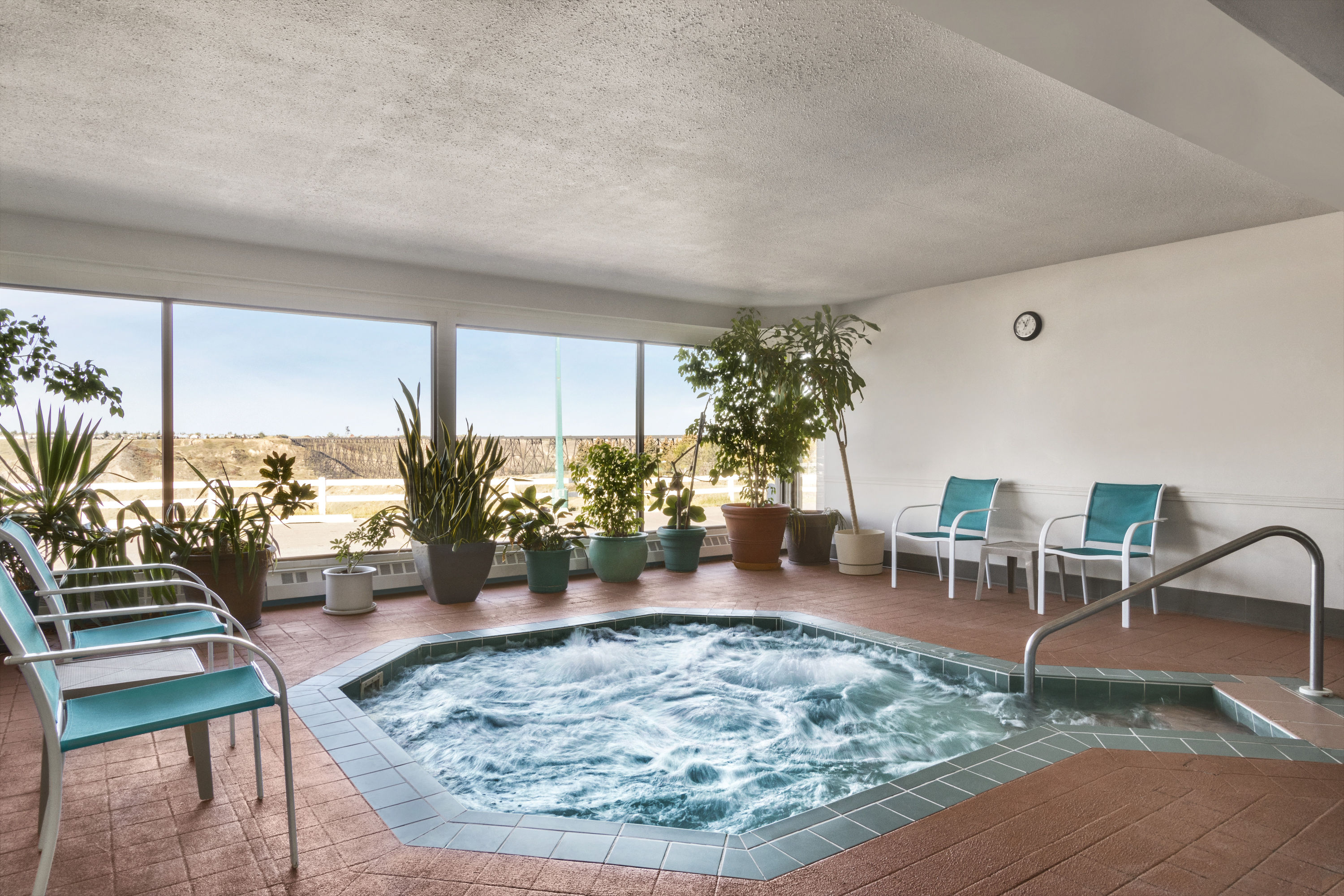 Days Inn by Wyndham Lethbridge | Lethbridge, AB Hotels