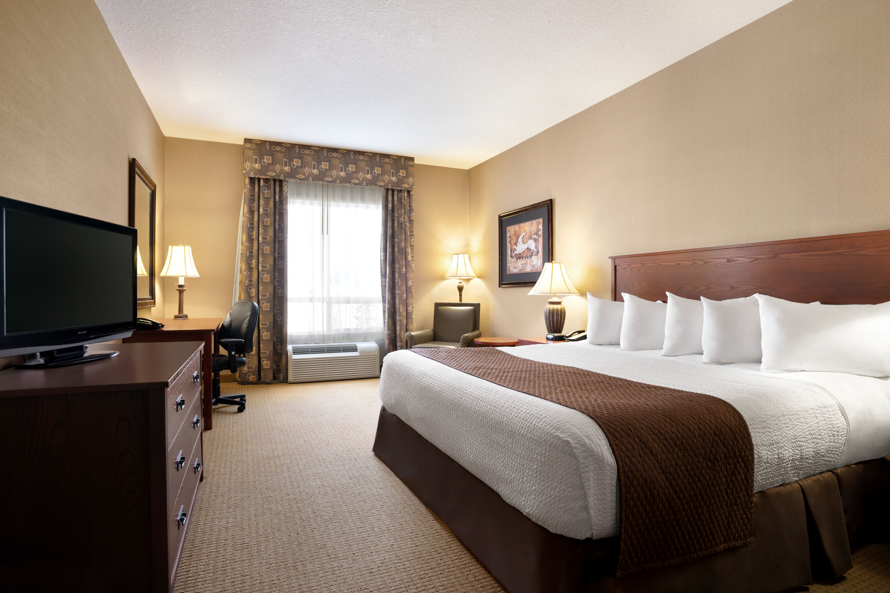 Days Inn & Suites by Wyndham Strathmore | Strathmore, AB Hotels