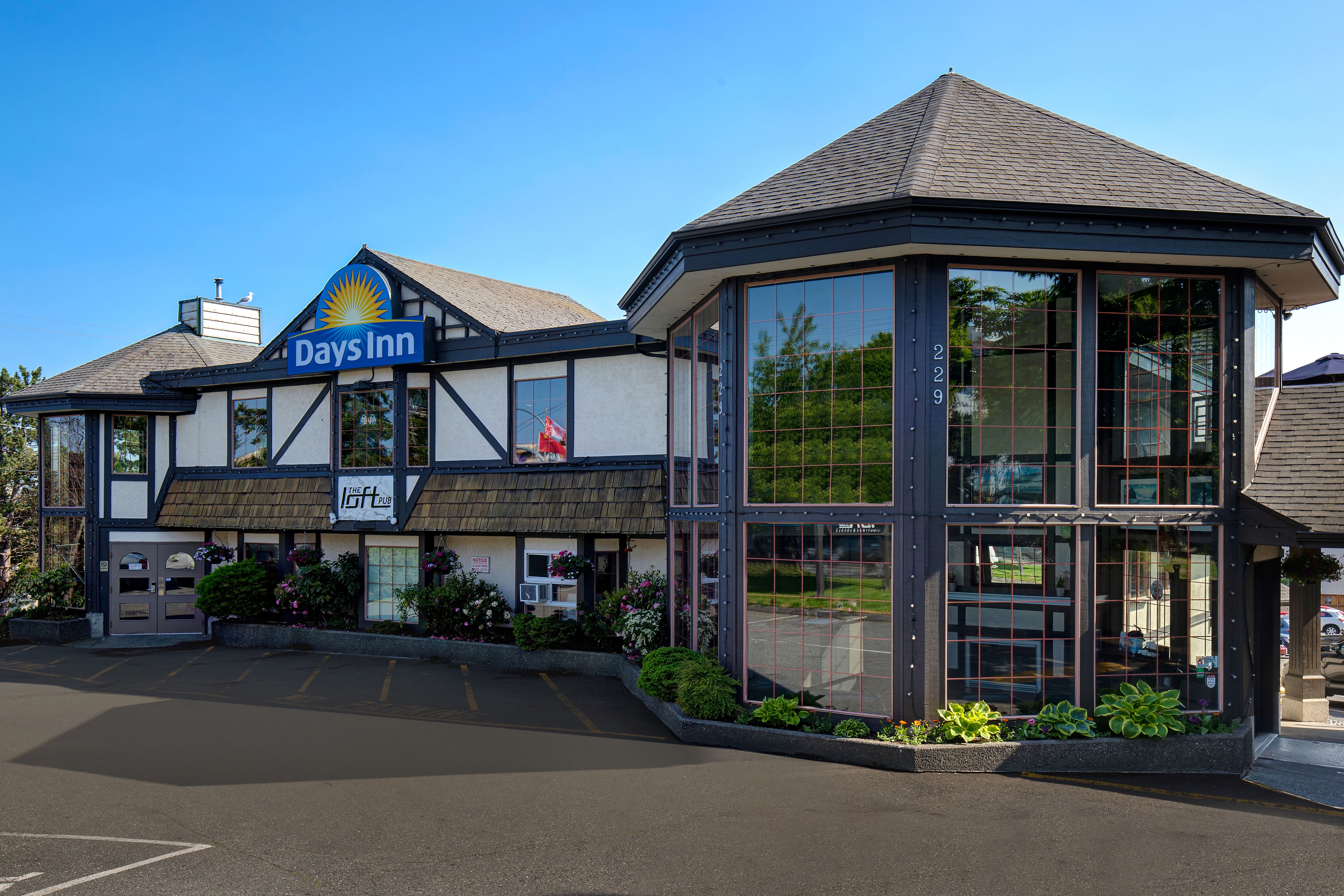 Days Inn by Wyndham Victoria Uptown | Victoria, BC Hotels