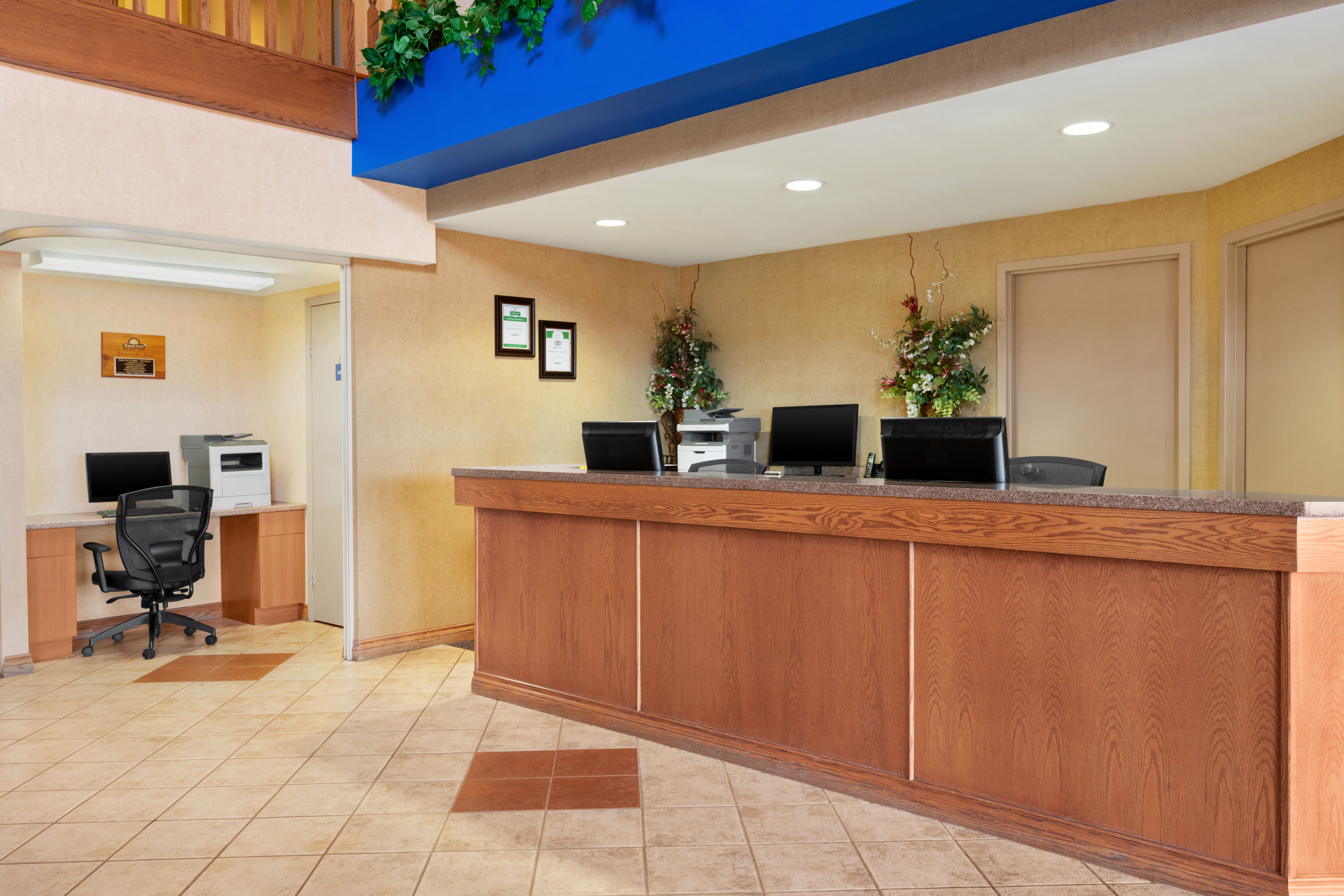 Days Inn & Suites by Wyndham Thompson | Thompson, MB Hotels