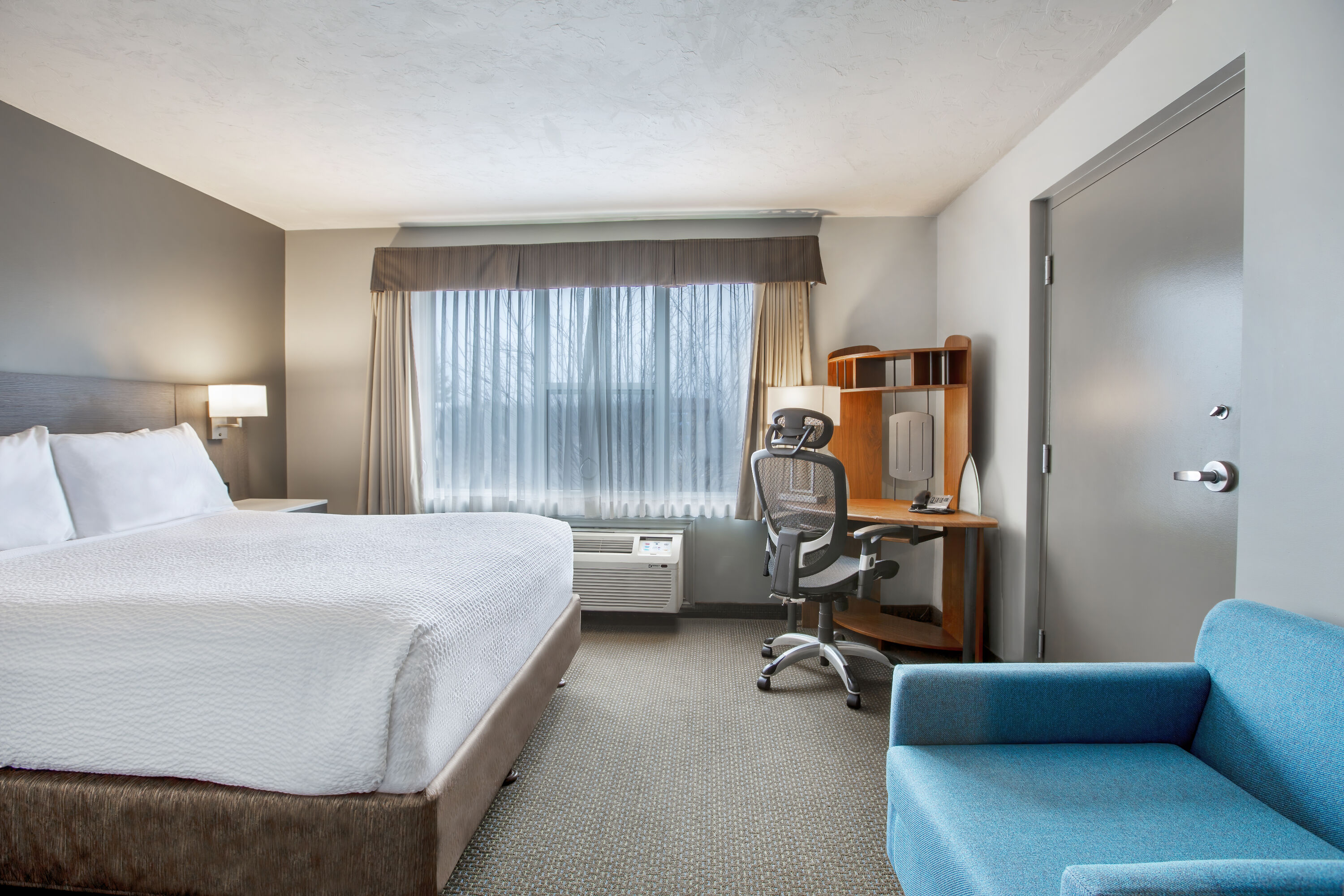 Days Inn & Suites by Wyndham Moncton | Moncton, NB Hotels