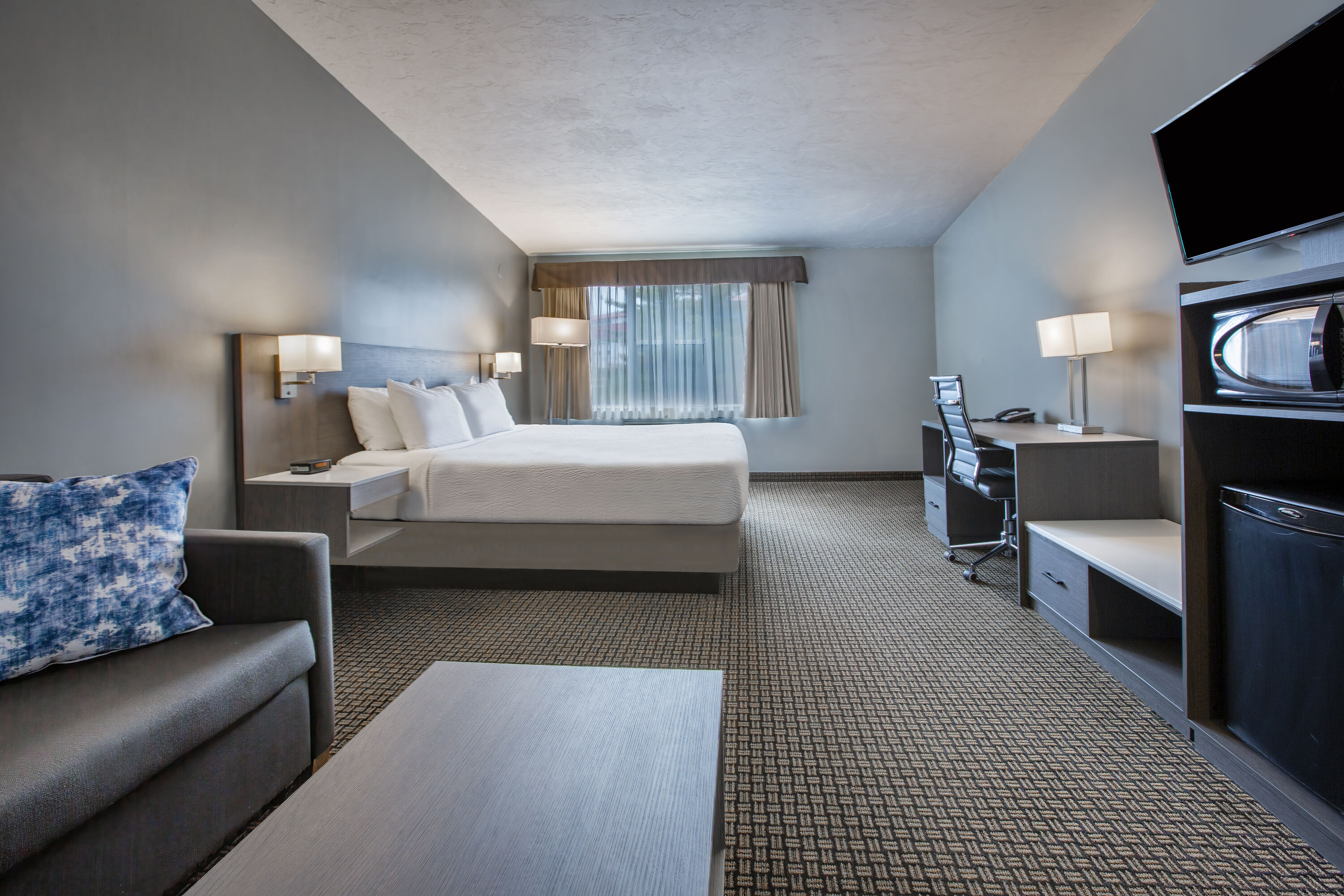 Days Inn & Suites by Wyndham Moncton | Moncton, NB Hotels