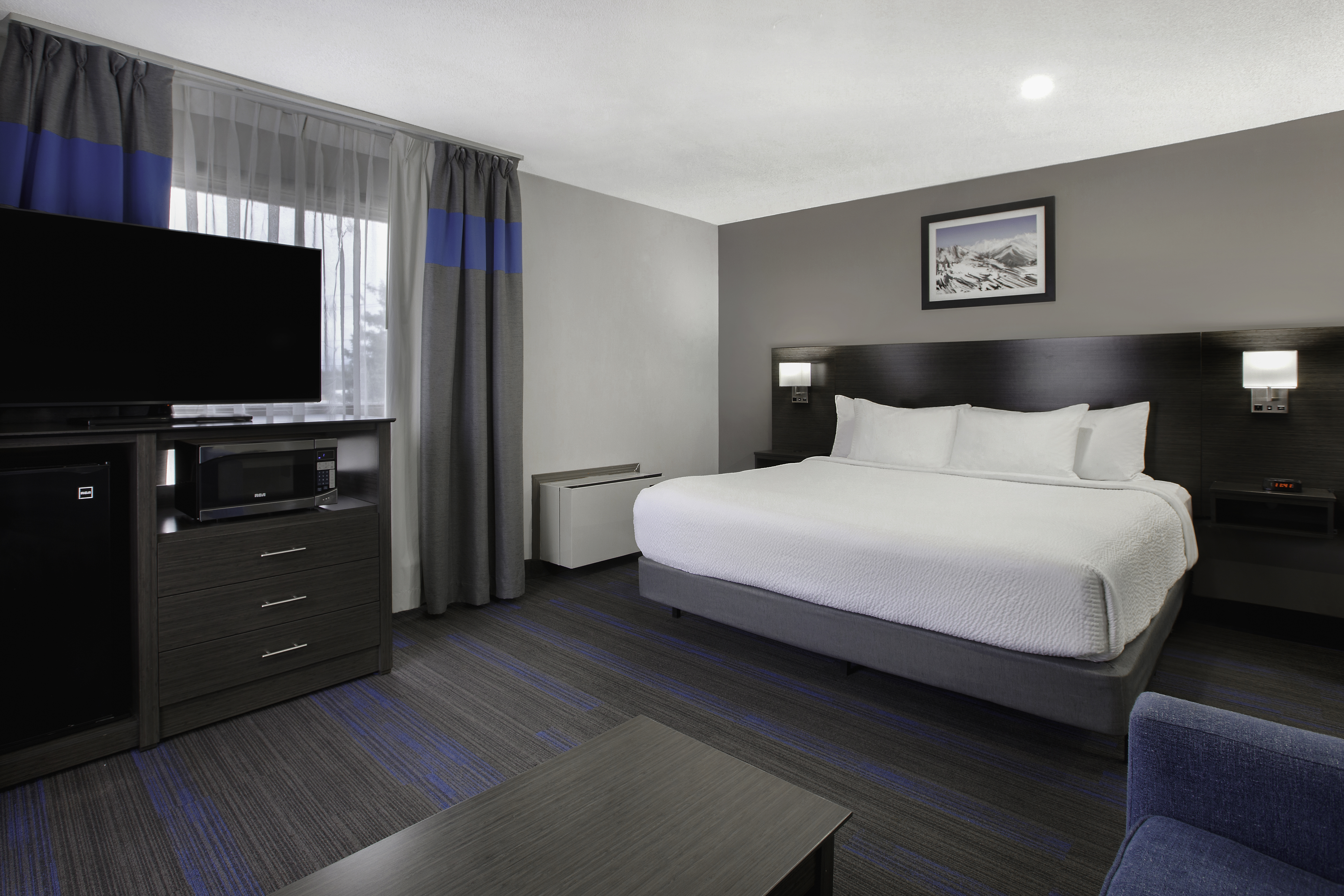 Days Inn by Wyndham Barrie | Barrie, ON Hotels