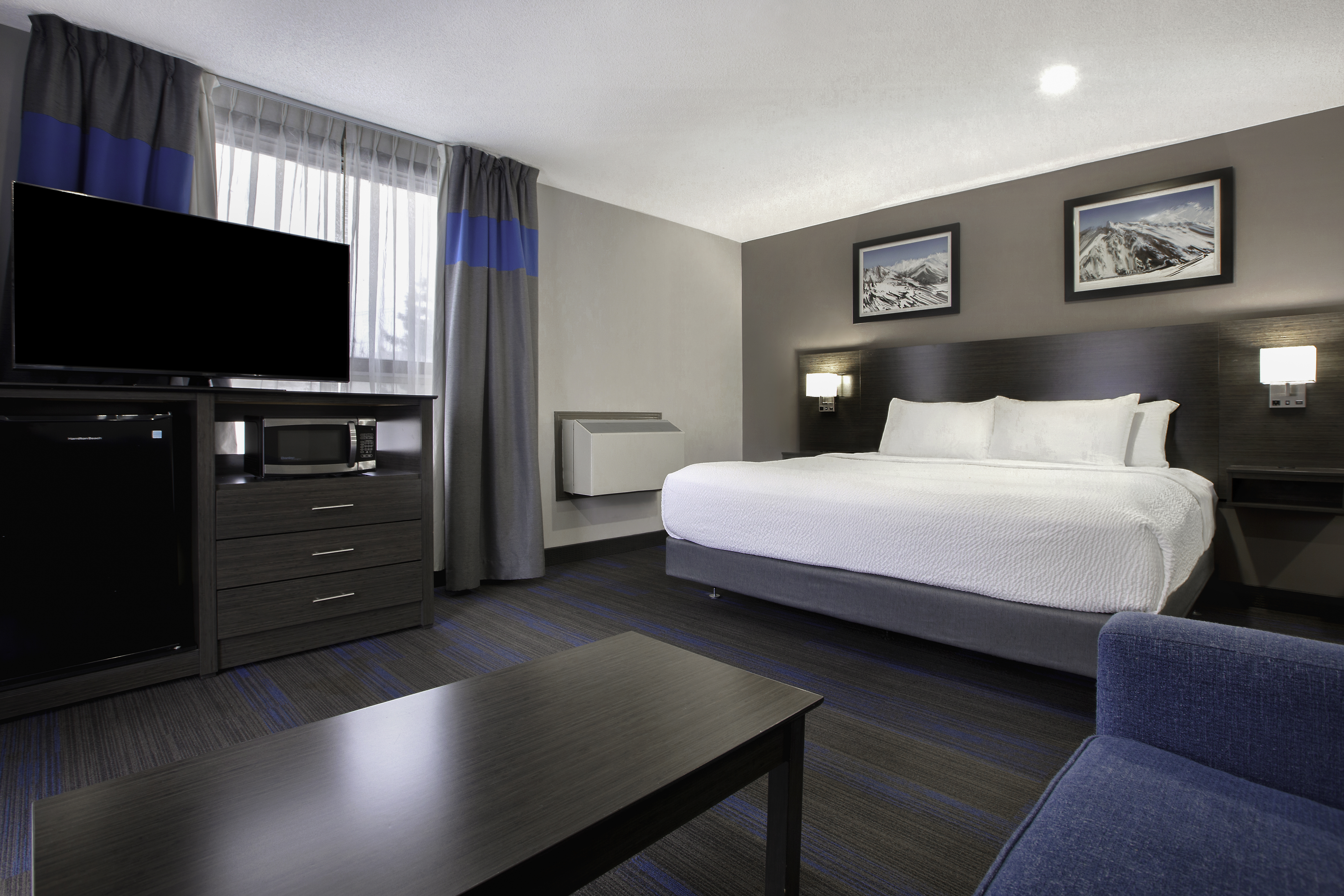 Days Inn by Wyndham Barrie | Barrie, ON Hotels