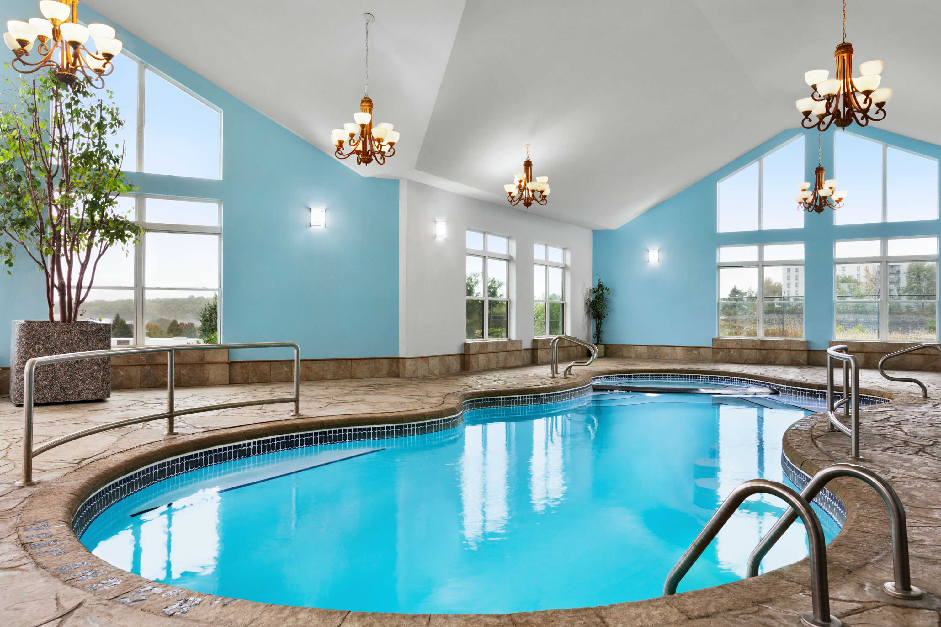 Days Inn by Wyndham Kingston | Kingston, ON Hotels