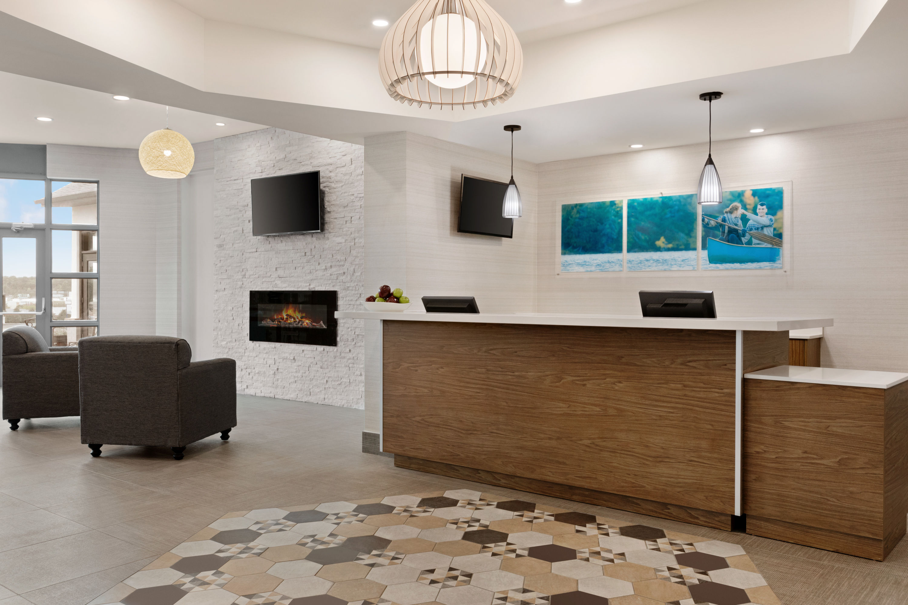 Days Inn by Wyndham Kingston | Kingston, ON Hotels