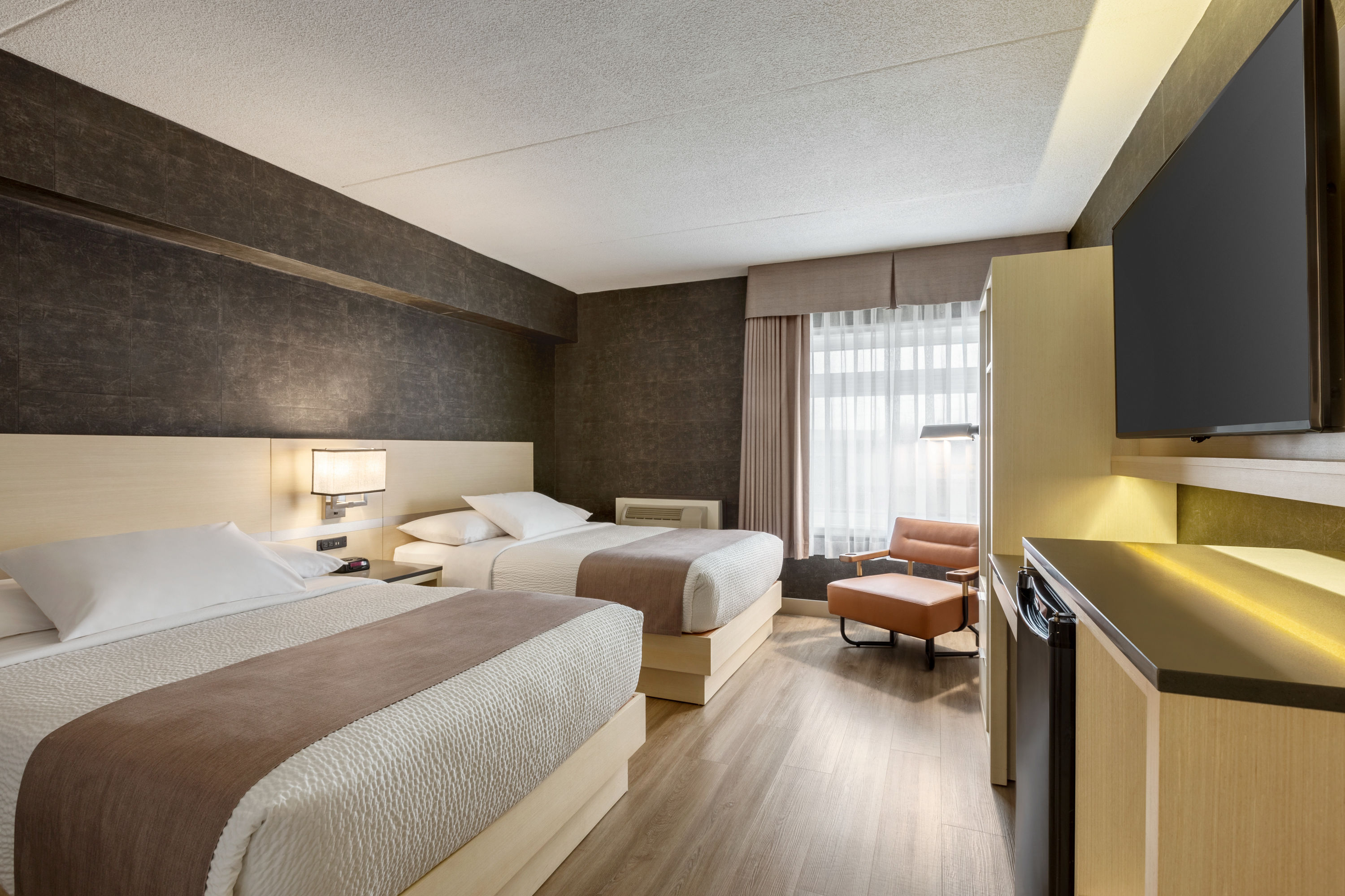 Days Inn by Wyndham Toronto West Mississauga | Mississauga, ON Hotels