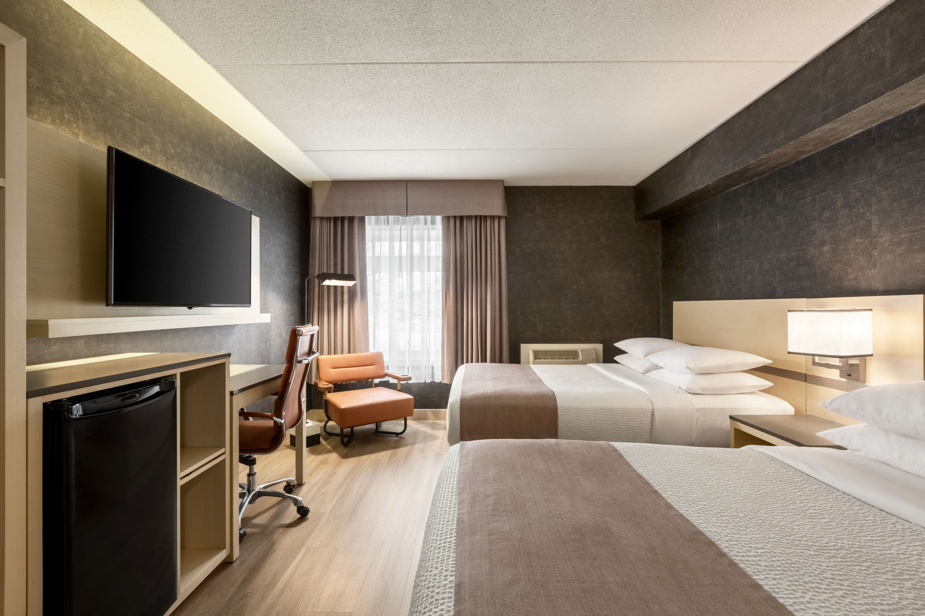 Days Inn by Wyndham Toronto West Mississauga | Mississauga, ON Hotels