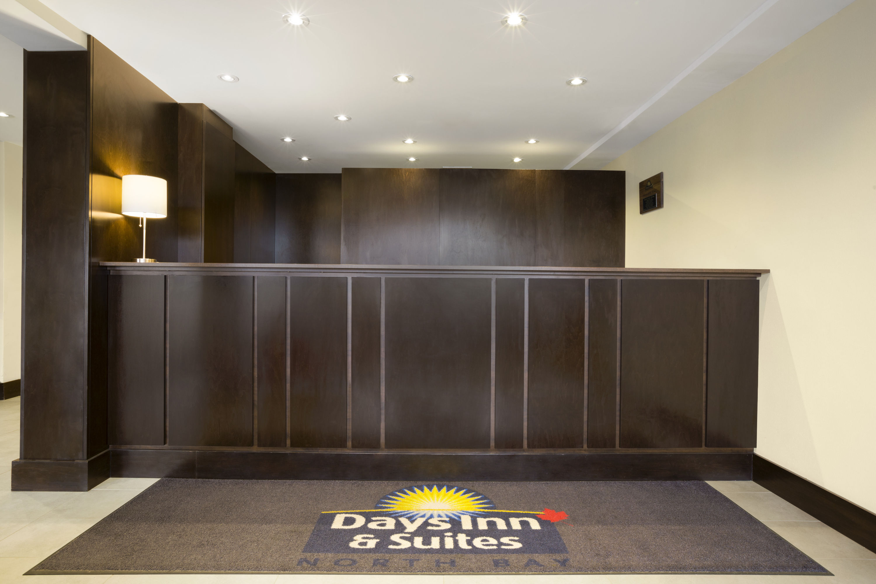 Days Inn & Suites by Wyndham North Bay Downtown | North Bay, ON Hotels