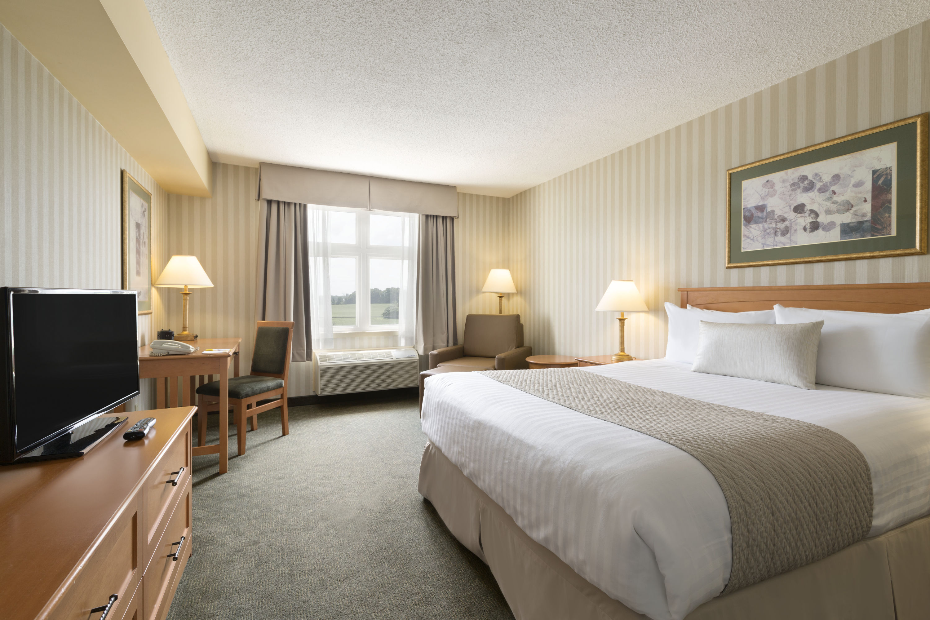 Days Inn by Wyndham Orillia | Ramara, ON Hotels