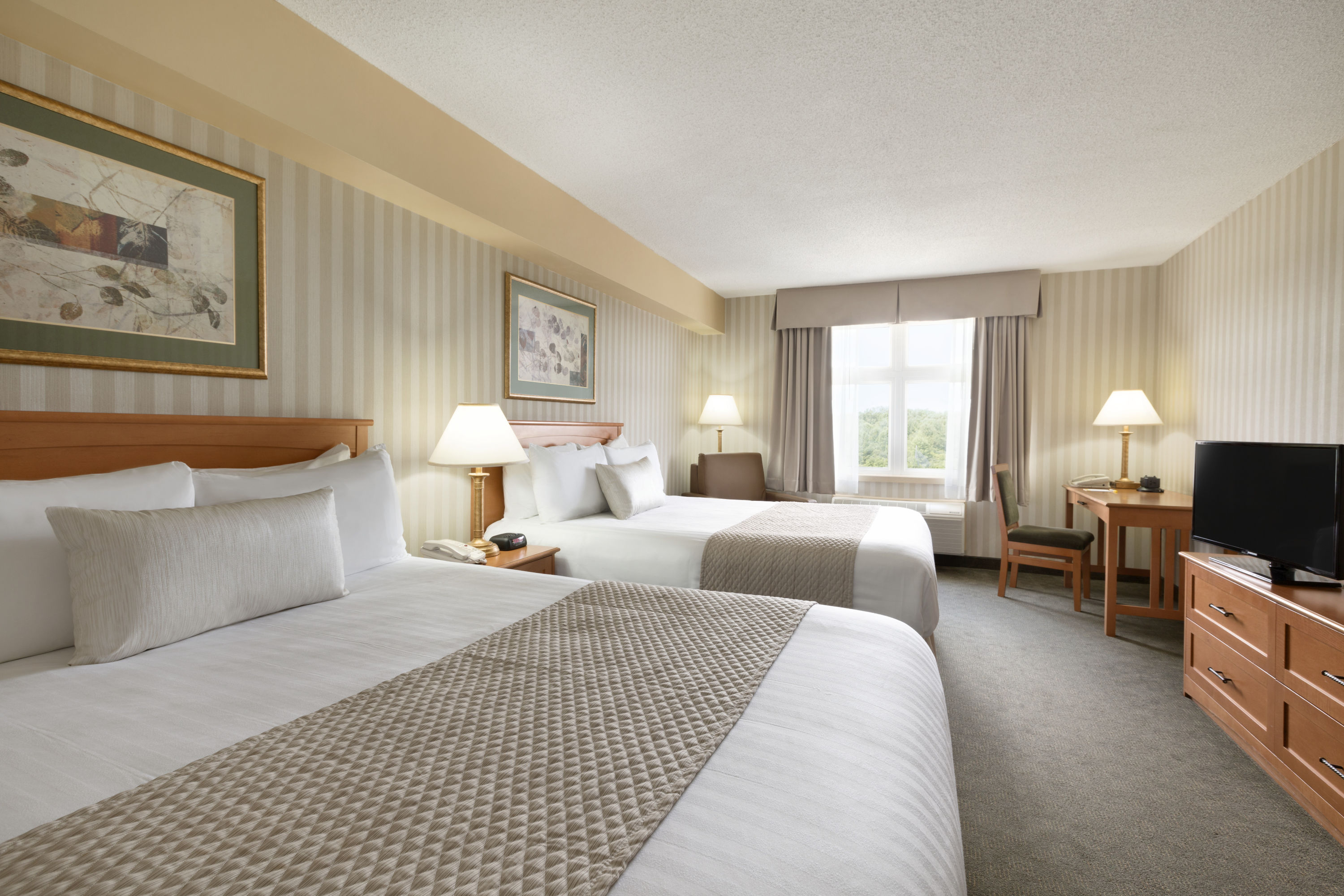 Days Inn by Wyndham Orillia | Ramara, ON Hotels