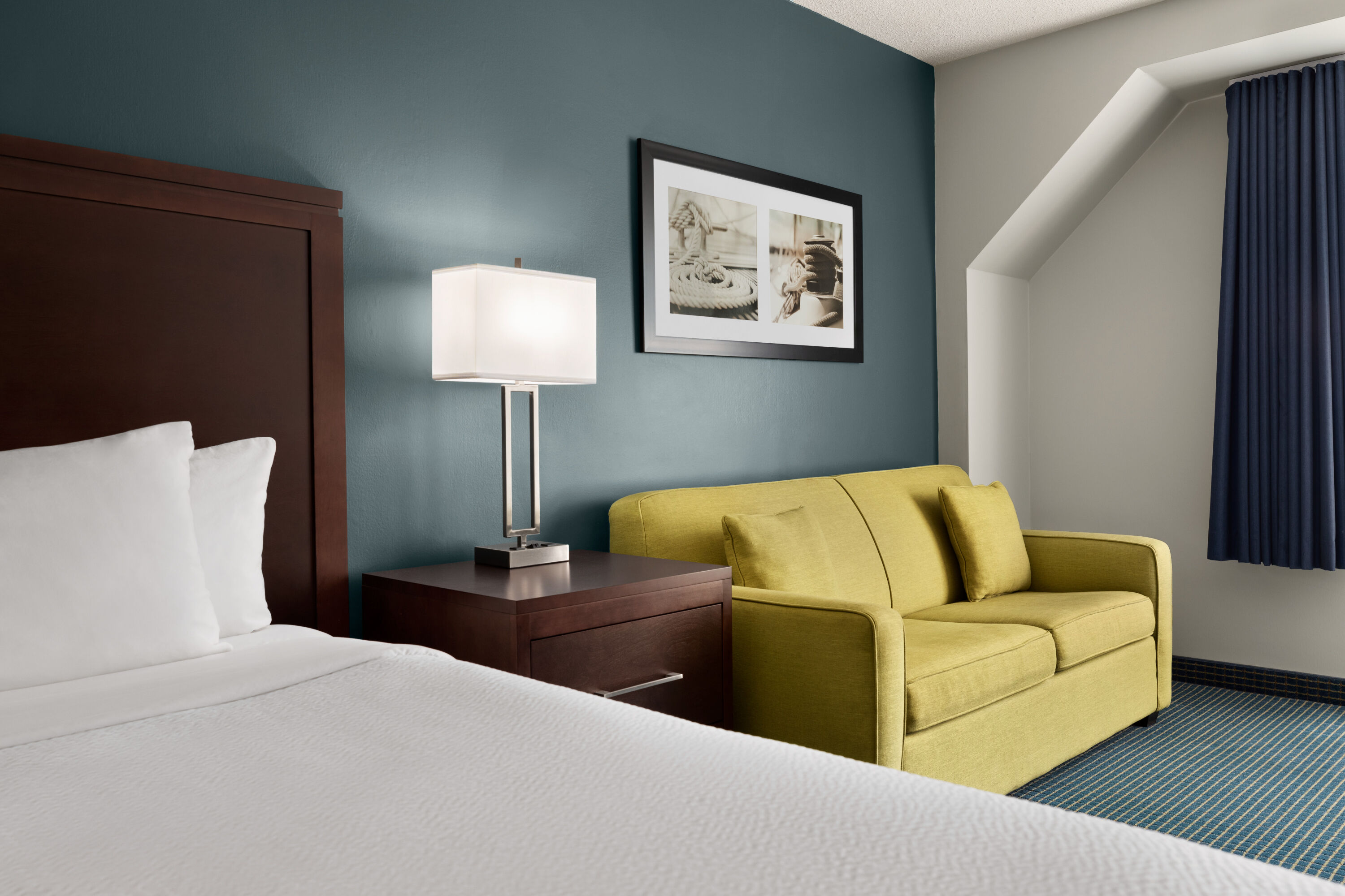 Days Inn by Wyndham Sarnia Harbourfront | Sarnia, ON Hotels