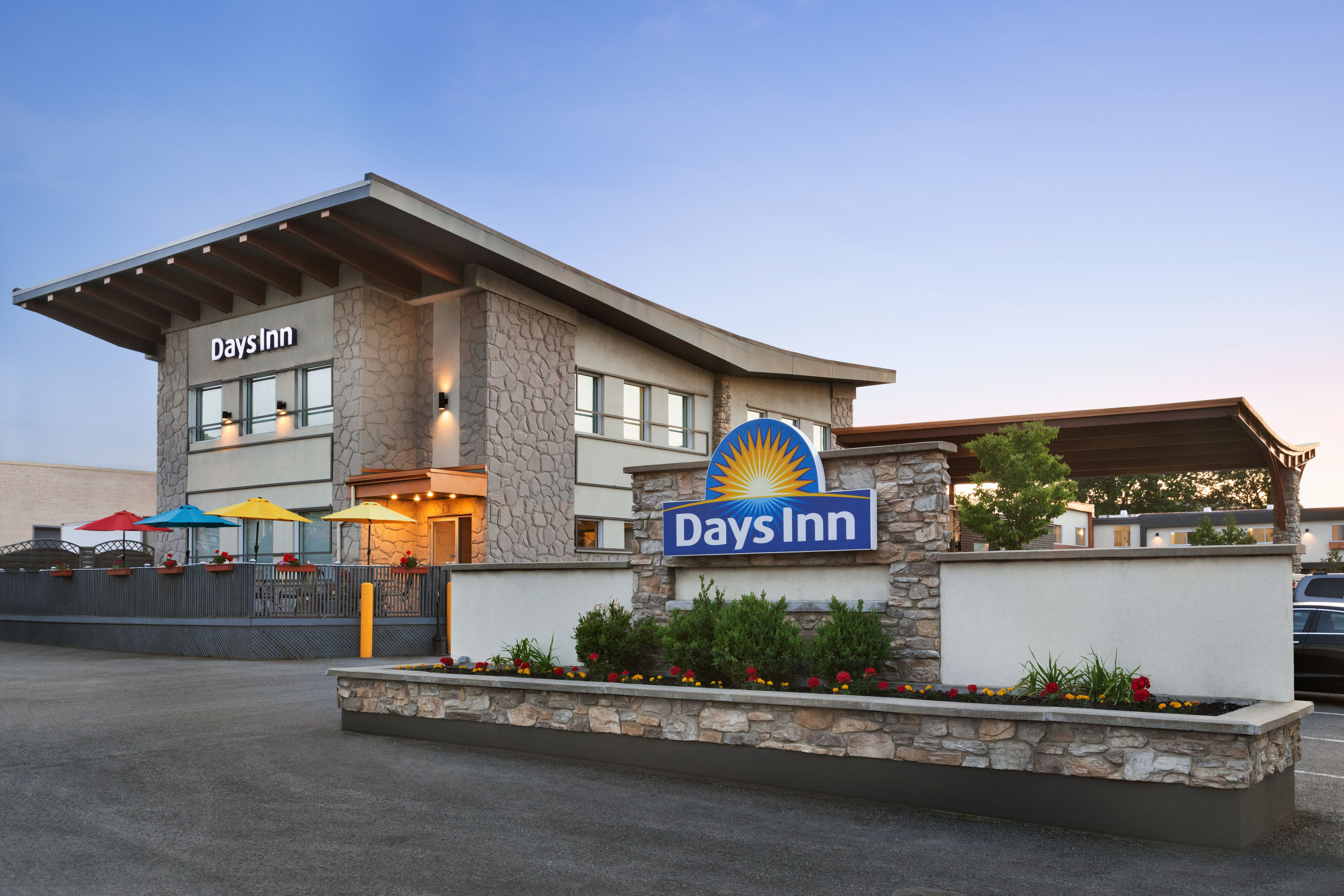 Days Inn by Wyndham Montreal East | Saint-Leonard, QC Hotels